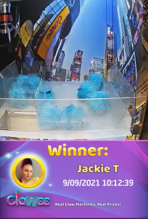 I played Clawee and won a real prize! Check it out! --->
