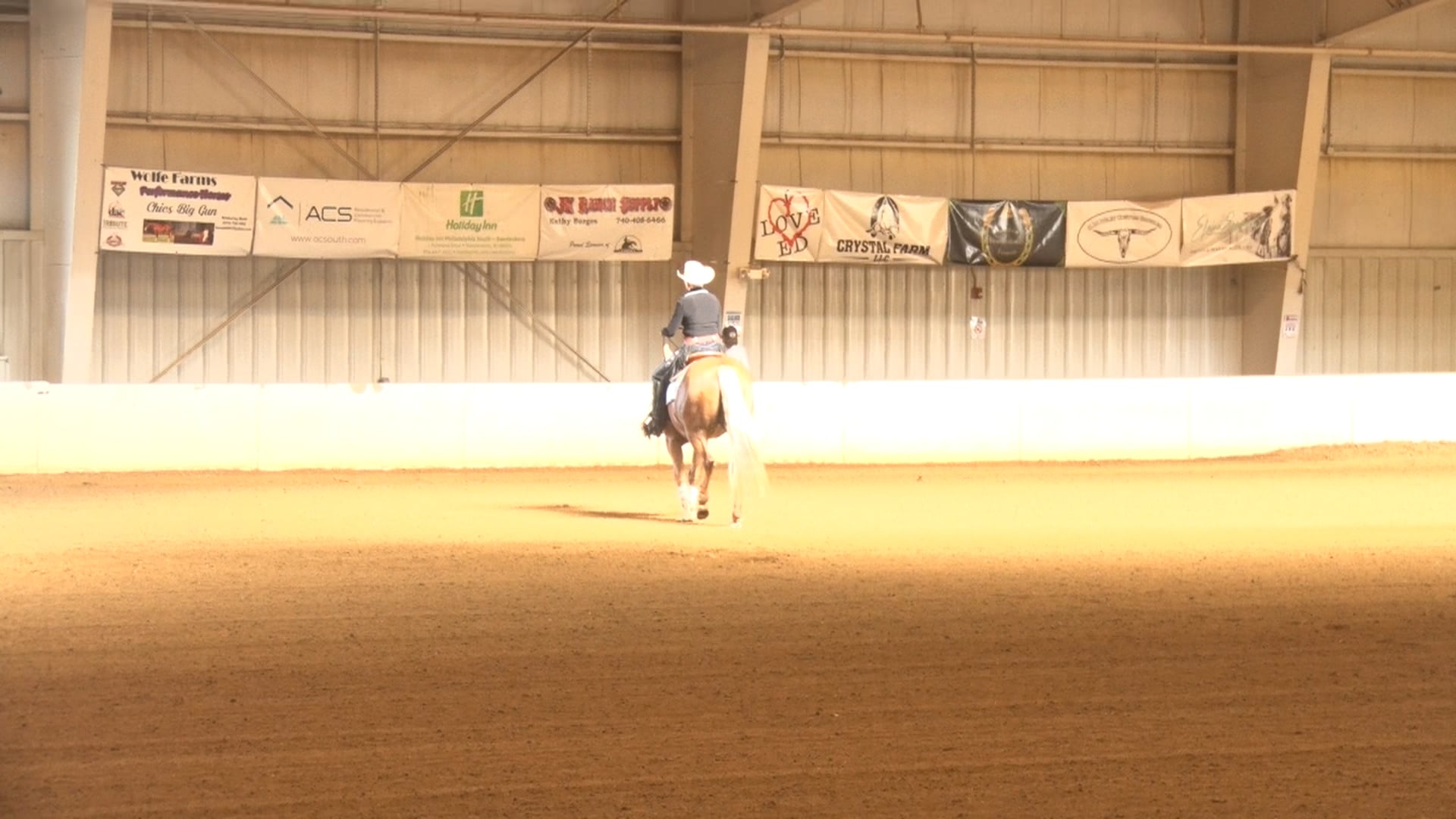 211009 NP Lindsay Porteous on Chic Magnum.MTS