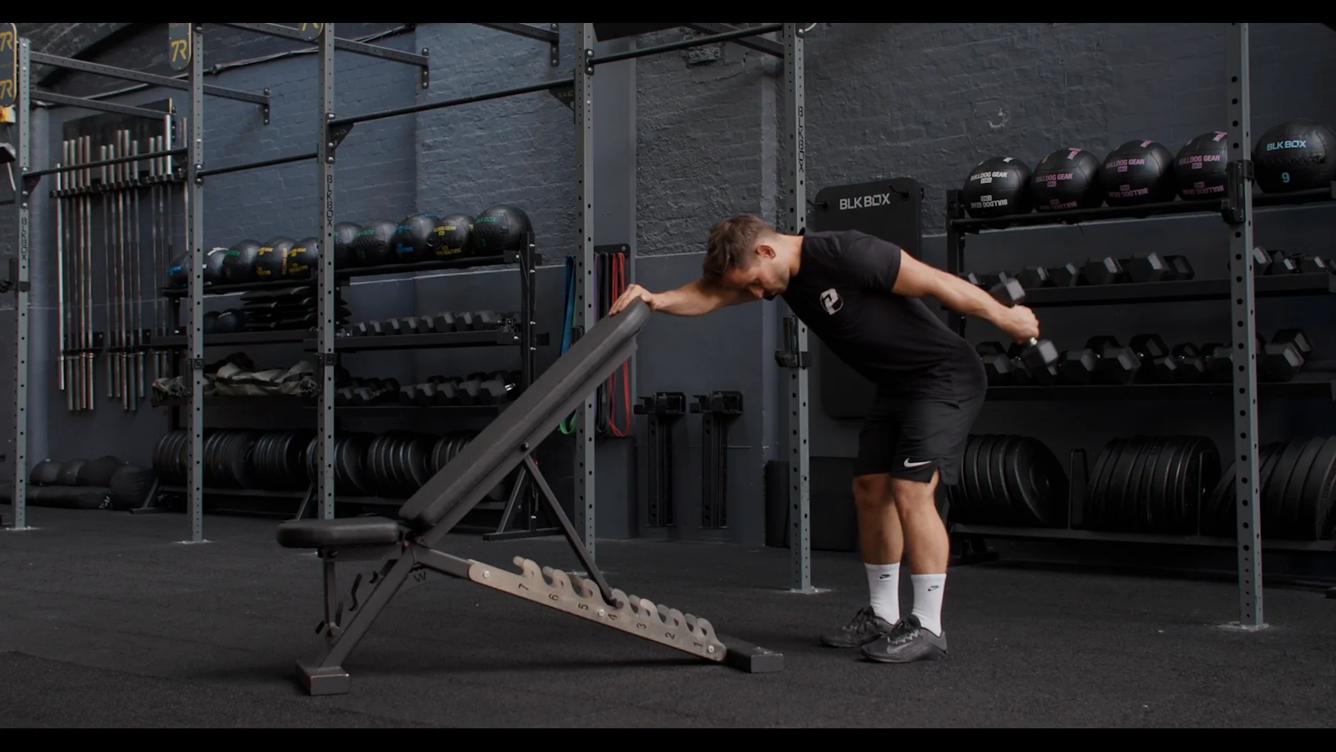 Bench-Supported Tricep Kickback on Vimeo