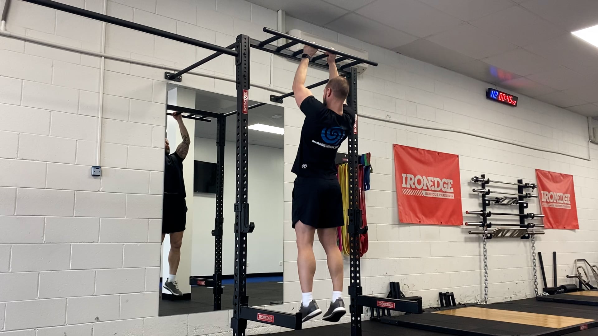 B2 – Chin-Up Mid Parallel Grip on Vimeo