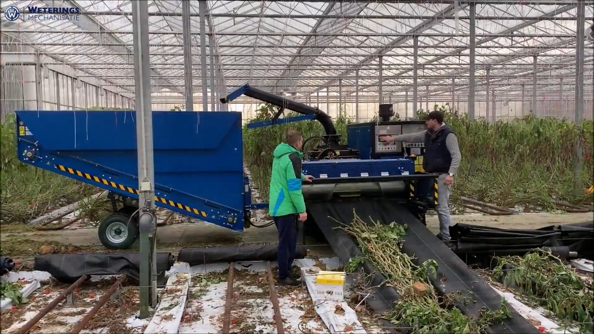 Bio Chopper Compact shredding tomato plants in Germany on Vimeo