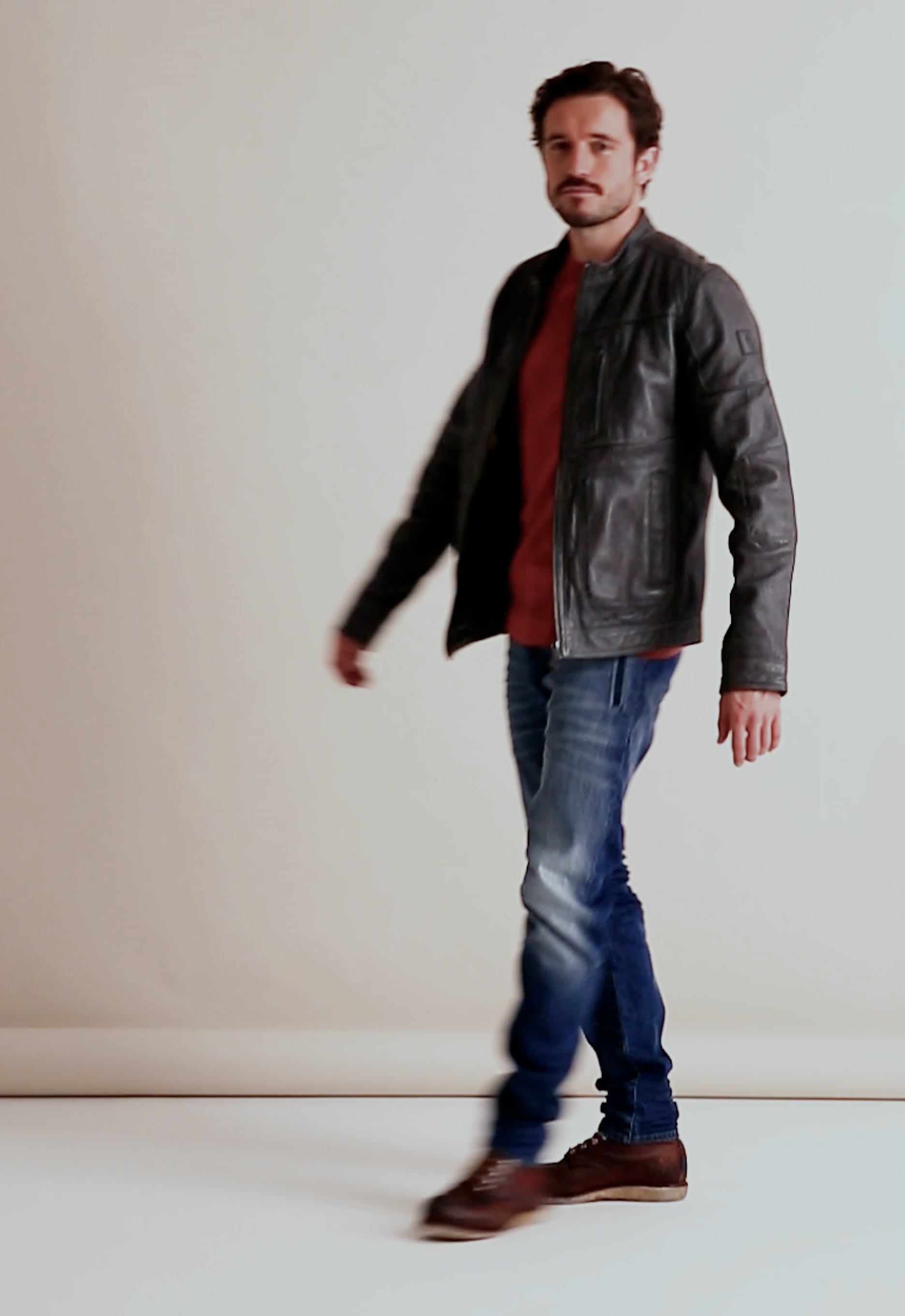 Catwalk set 06 1872x2720 on Vimeo