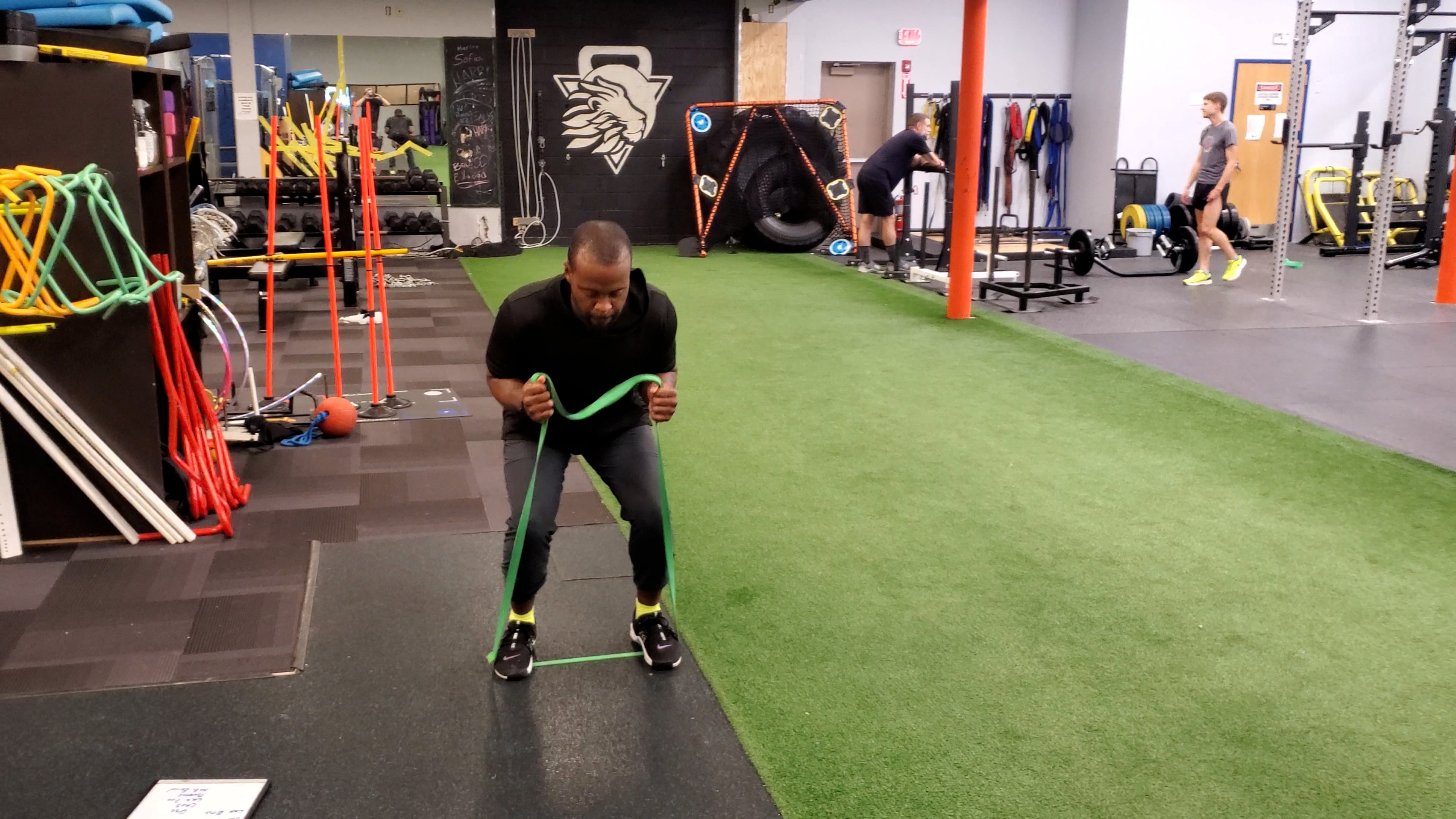 Banded Oscillating Squat on Vimeo
