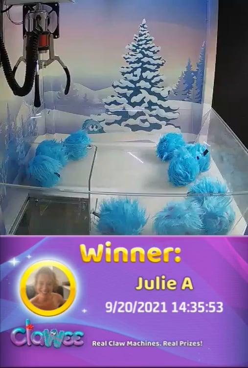 I played Clawee and won a real prize! Check it out! --->
