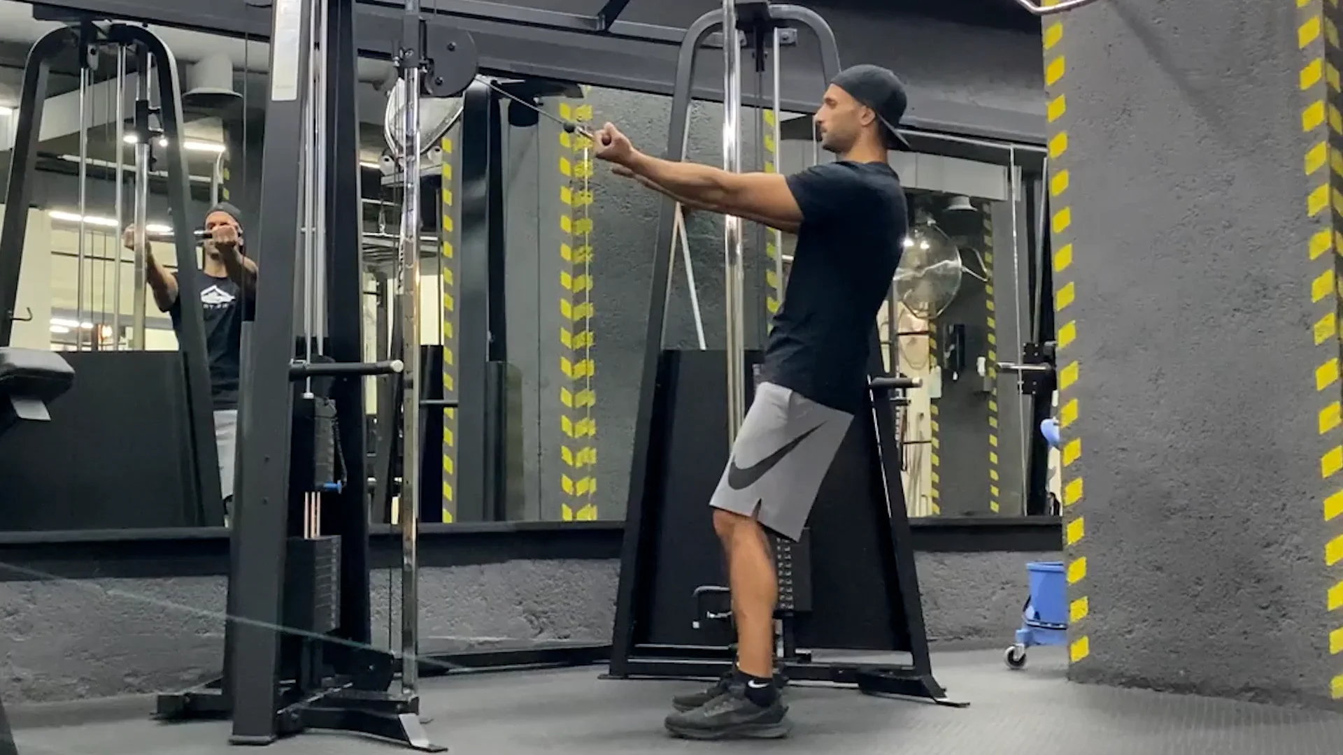 High Cable Curls.mp4 on Vimeo