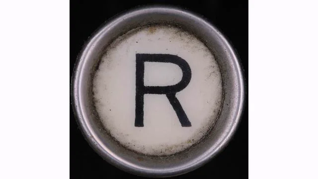 Over 1000 squircle letters