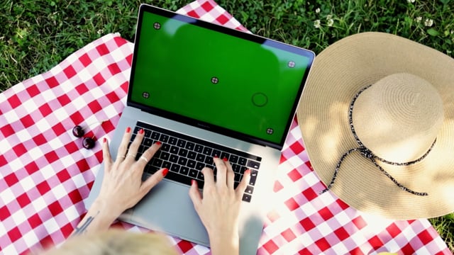 Laptop Computer Picnic - Free video on Pixabay