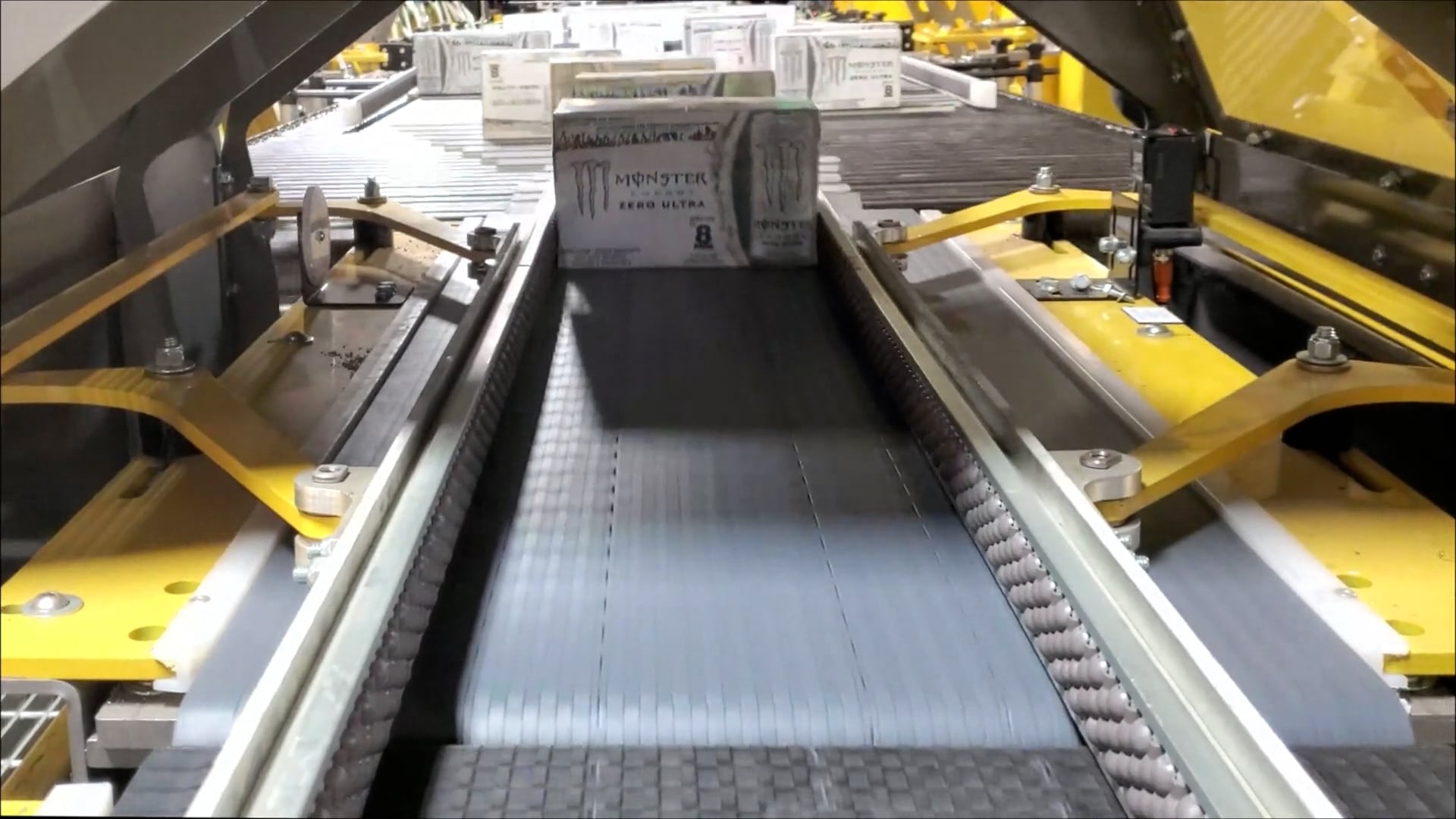 T-TEK Conveyor | Case Infeed Belt on Vimeo