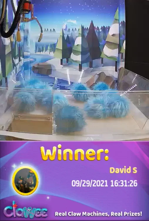 I played Clawee and won a real prize! Check it out! ---> on Vimeo