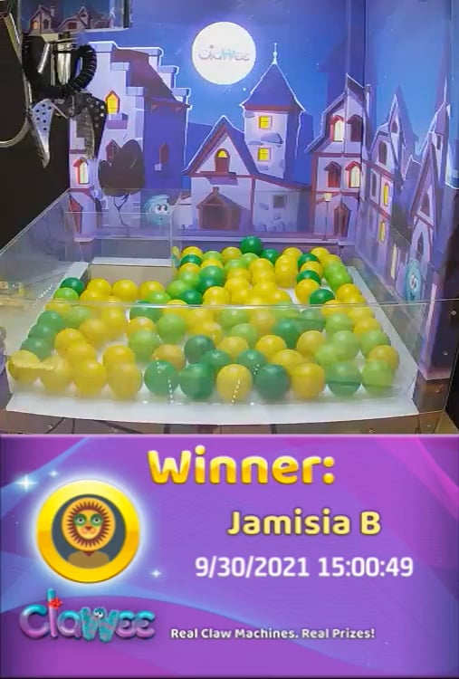 I played Clawee and won a real prize! Check it out! --->