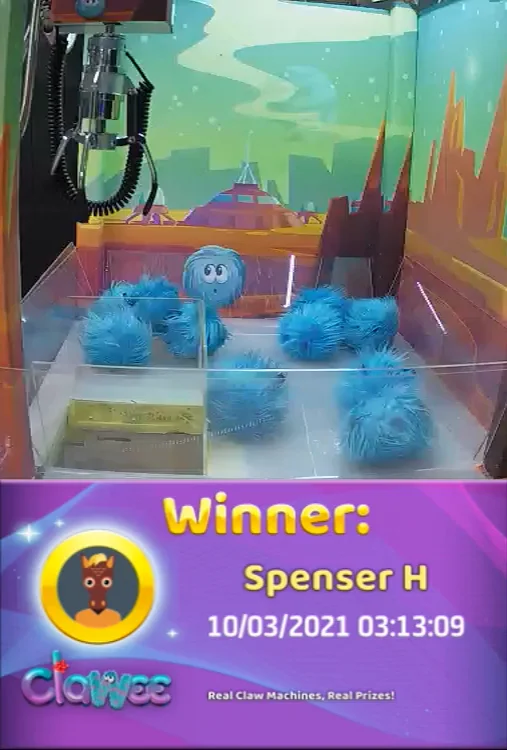 I played Clawee and won a real prize! Check it out! ---> on Vimeo