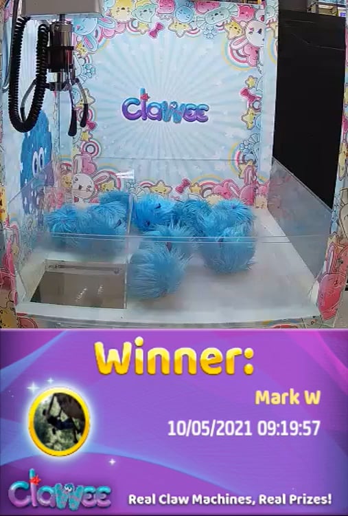 I played Clawee and won a real prize! Check it out! ---> on Vimeo