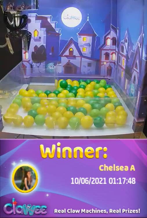 I played Clawee and won a real prize! Check it out! ---> on Vimeo