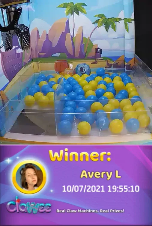 I played Clawee and won a real prize! Check it out! ---> on Vimeo