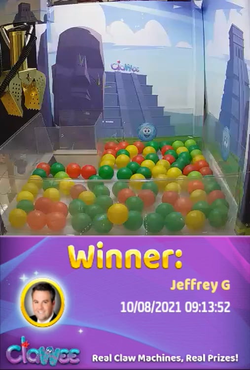 I played Clawee and won a real prize! Check it out! ---> on Vimeo