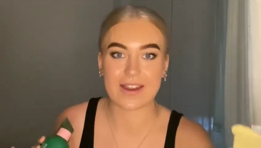 Imogen - Orchid Dusk Soft & Smooth Gift Set on Vimeo