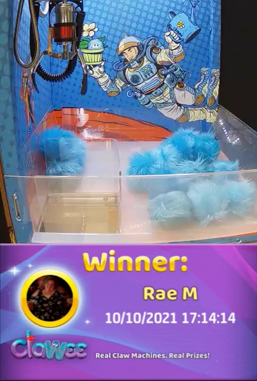 I played Clawee and won a real prize! Check it out! --->