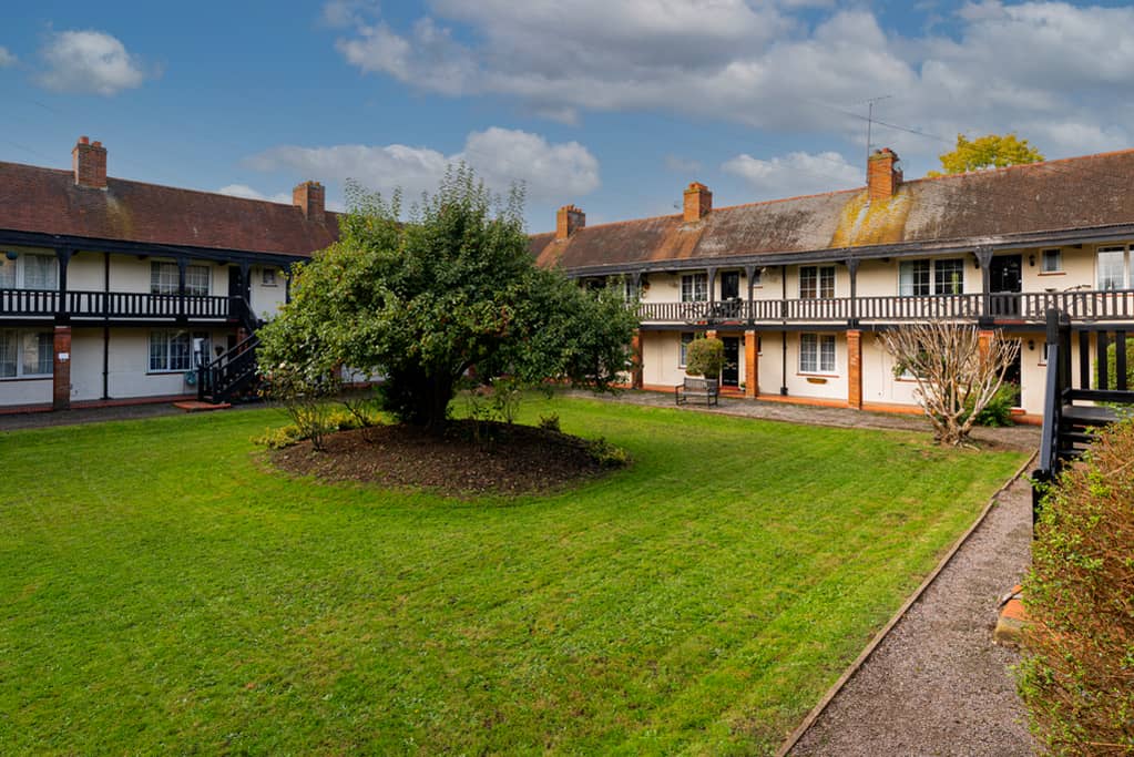 Court Farm Gardens, Manor Green Road, Epsom - The Personal Agent on Vimeo