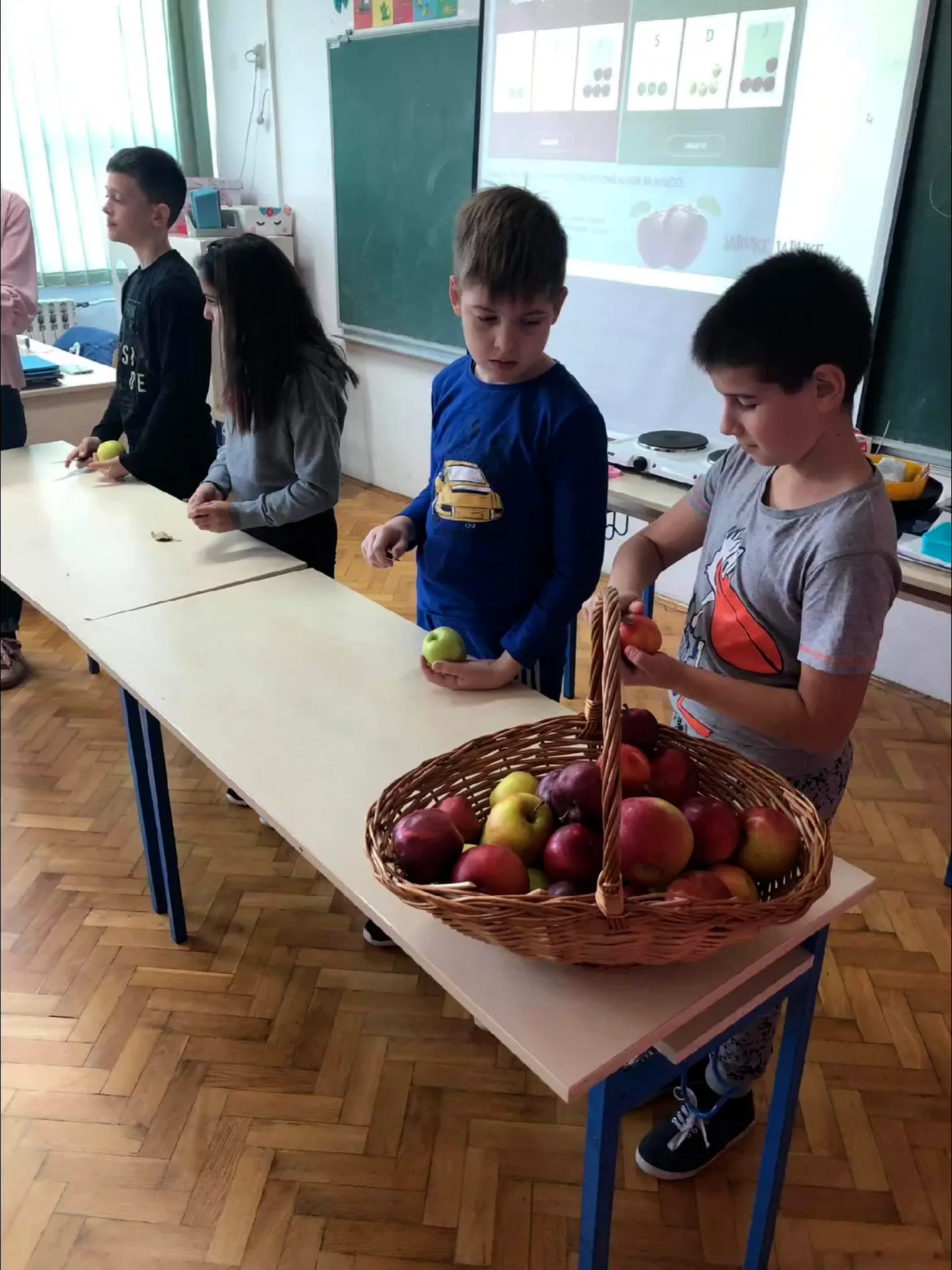 Dan jabuka 2021.mp4 on Vimeo