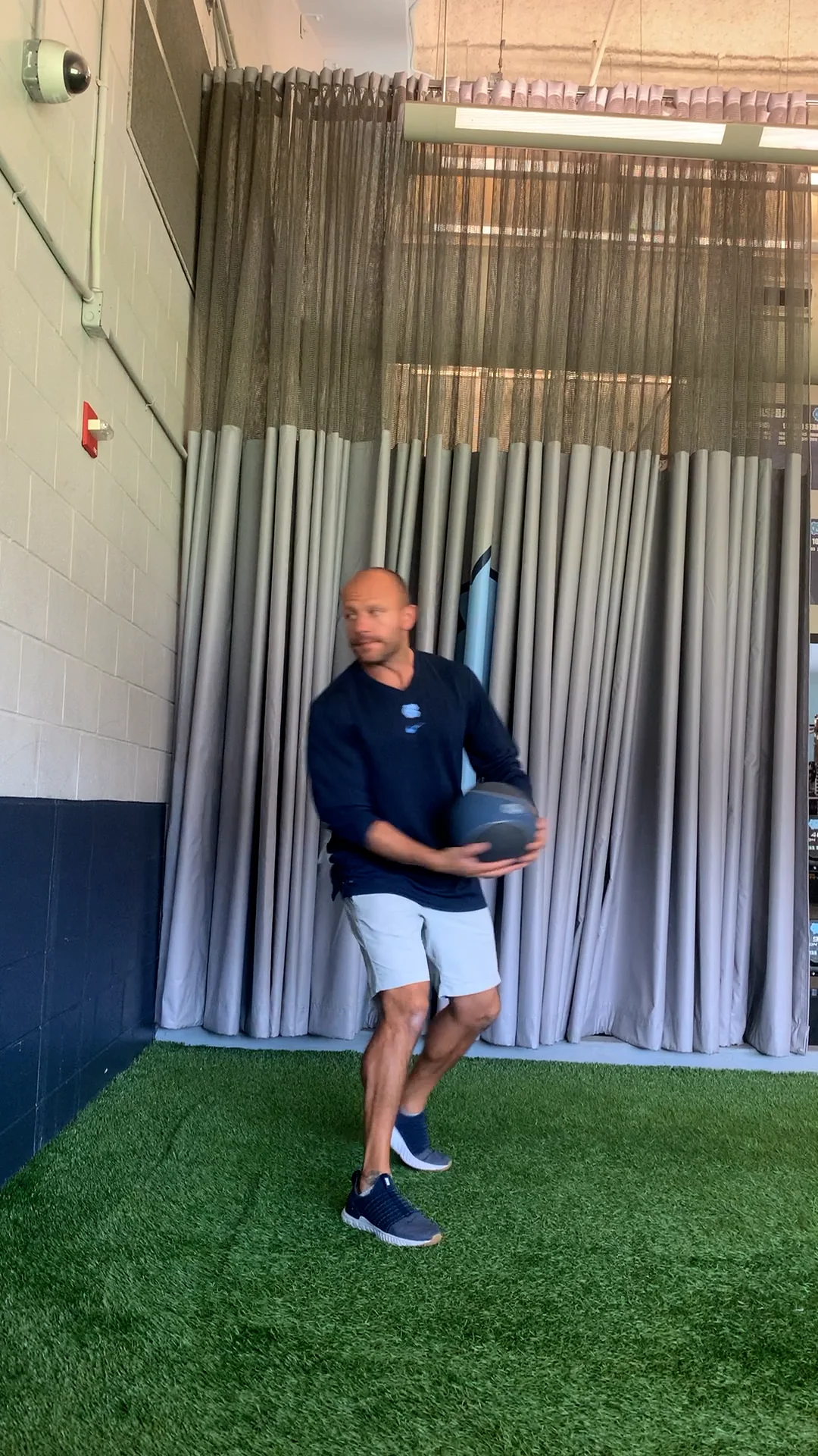 MB reverse throw on Vimeo