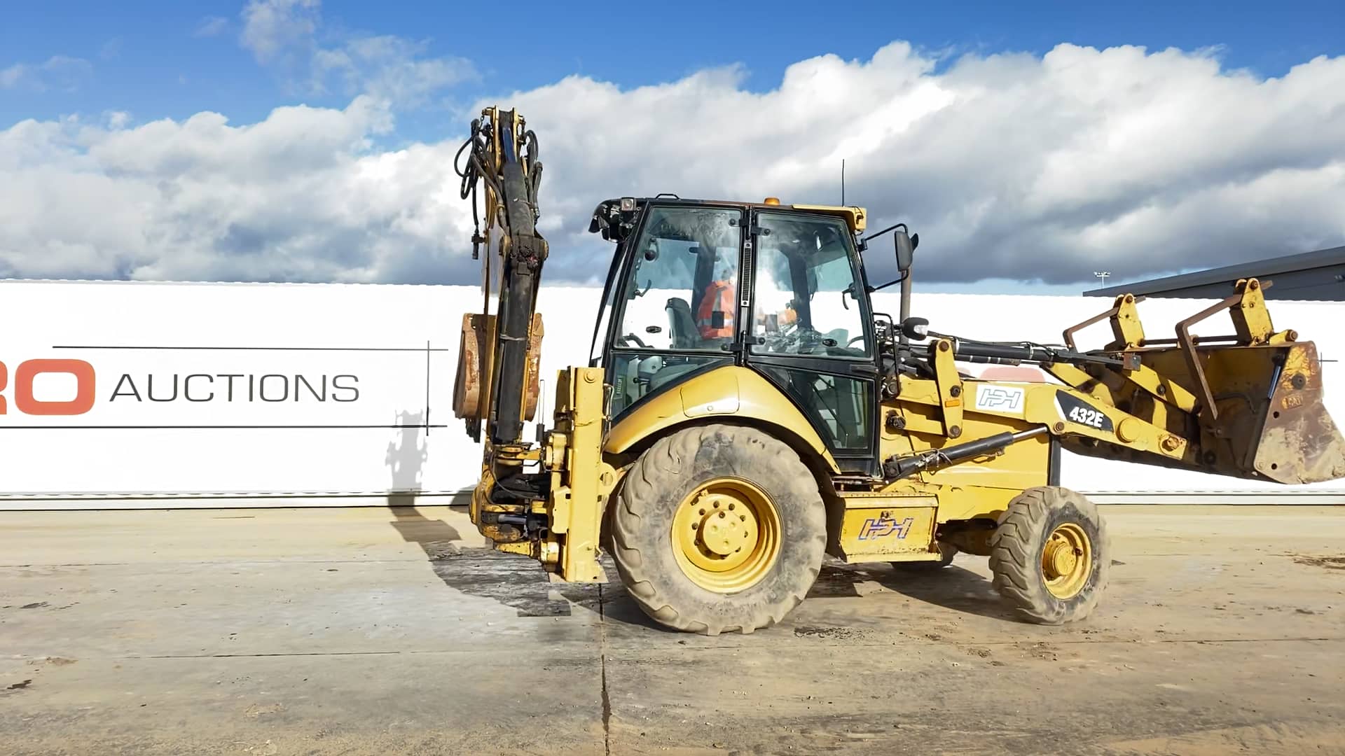 2007 CAT 432D 4WD Backhoe Loader - Leeds October 2021 on Vimeo