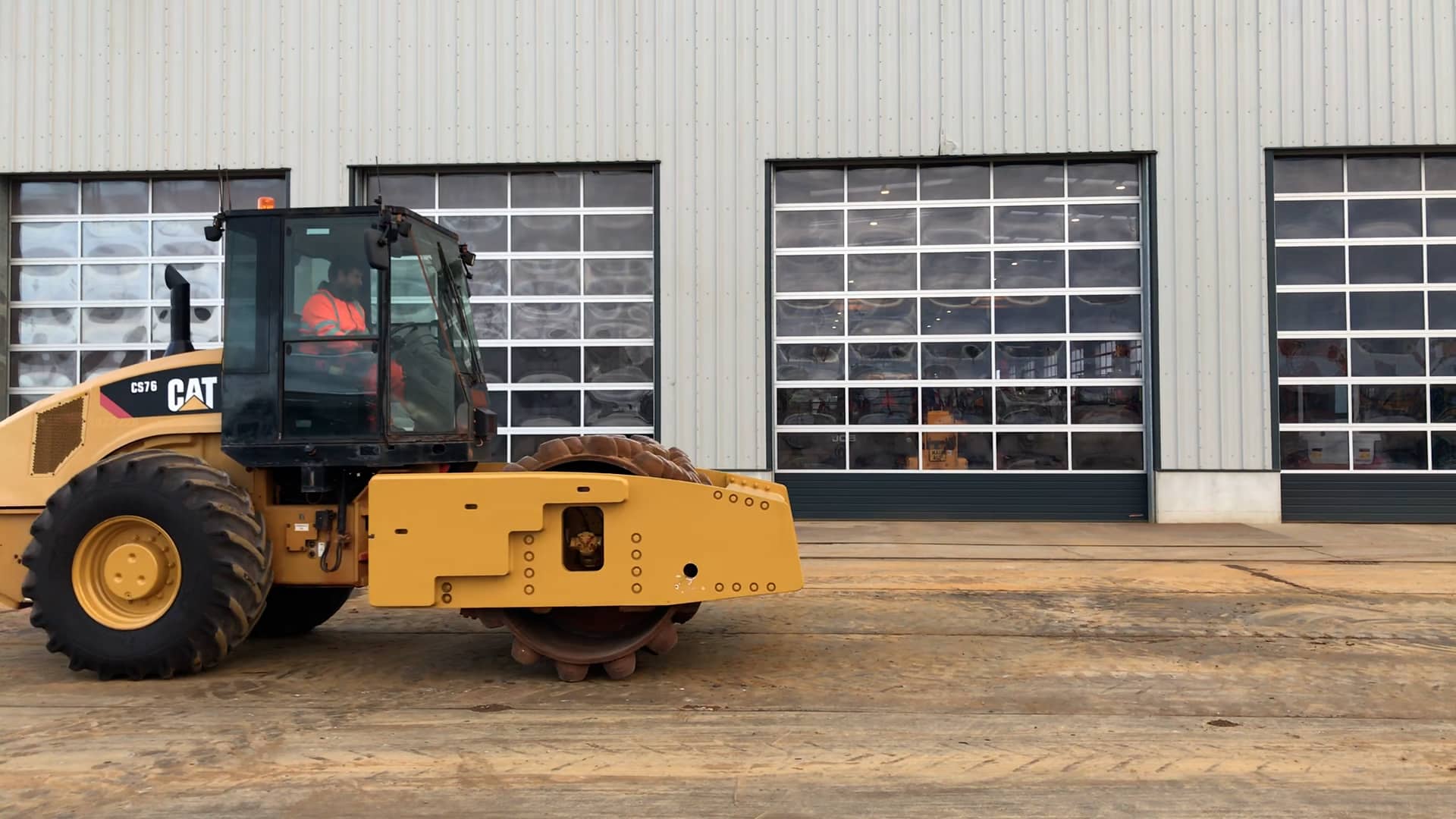 LOT # 1135 -- 2010 CAT CP76 on Vimeo