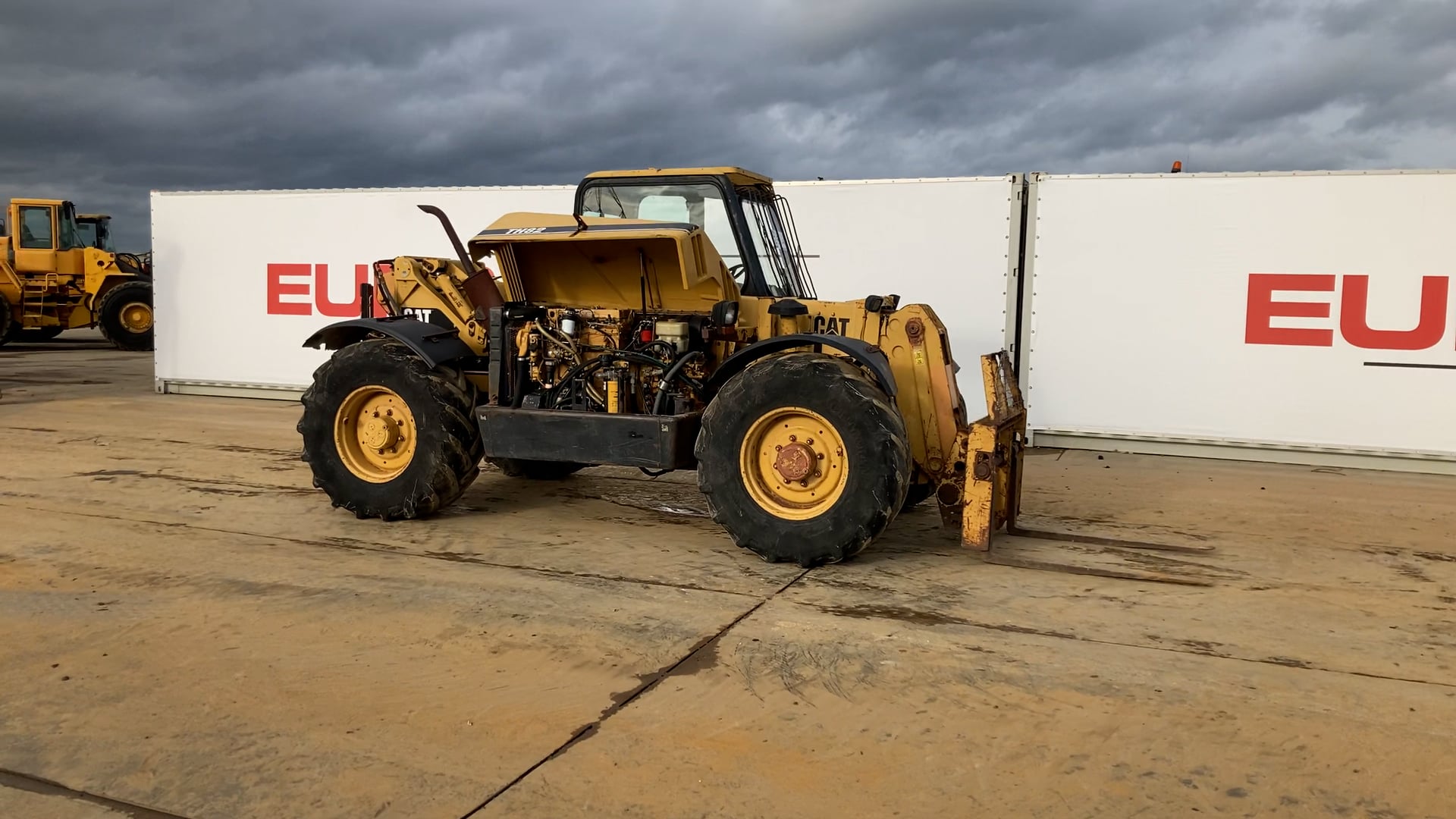 LOT # 2891A -- CAT TH82 on Vimeo