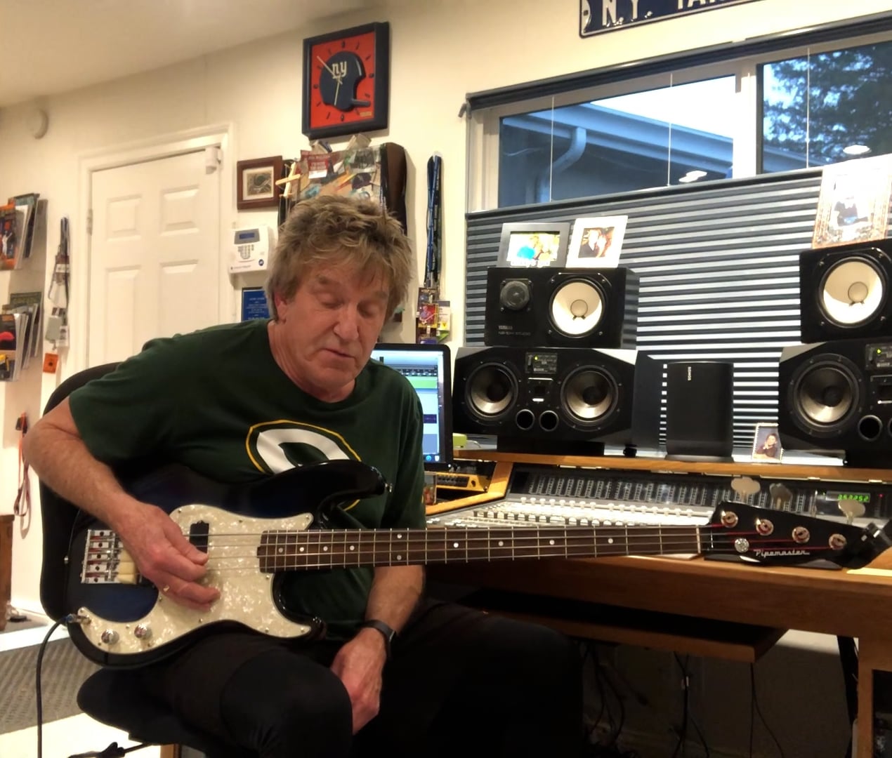 Listen To The Music Bass Glenn Letsch on Vimeo