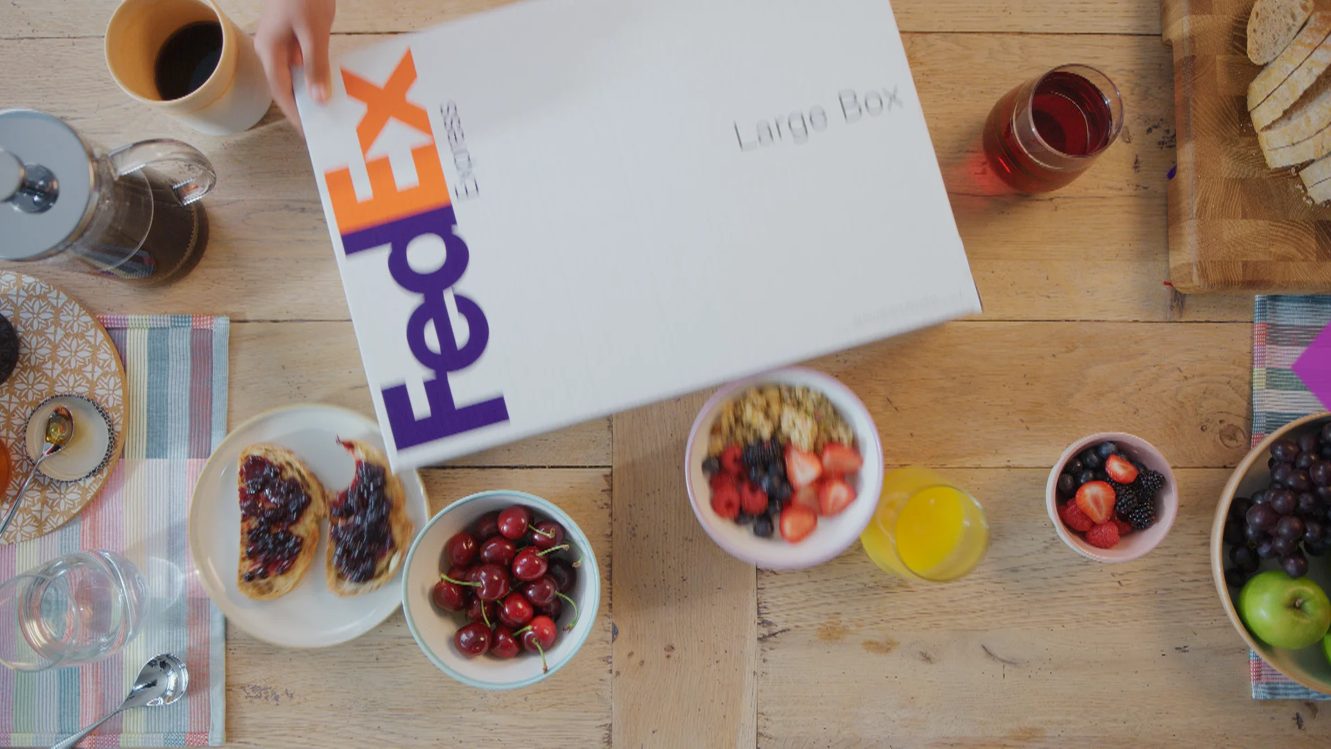 UEFA Champions League FedEx bumper - Mascot.mov on Vimeo