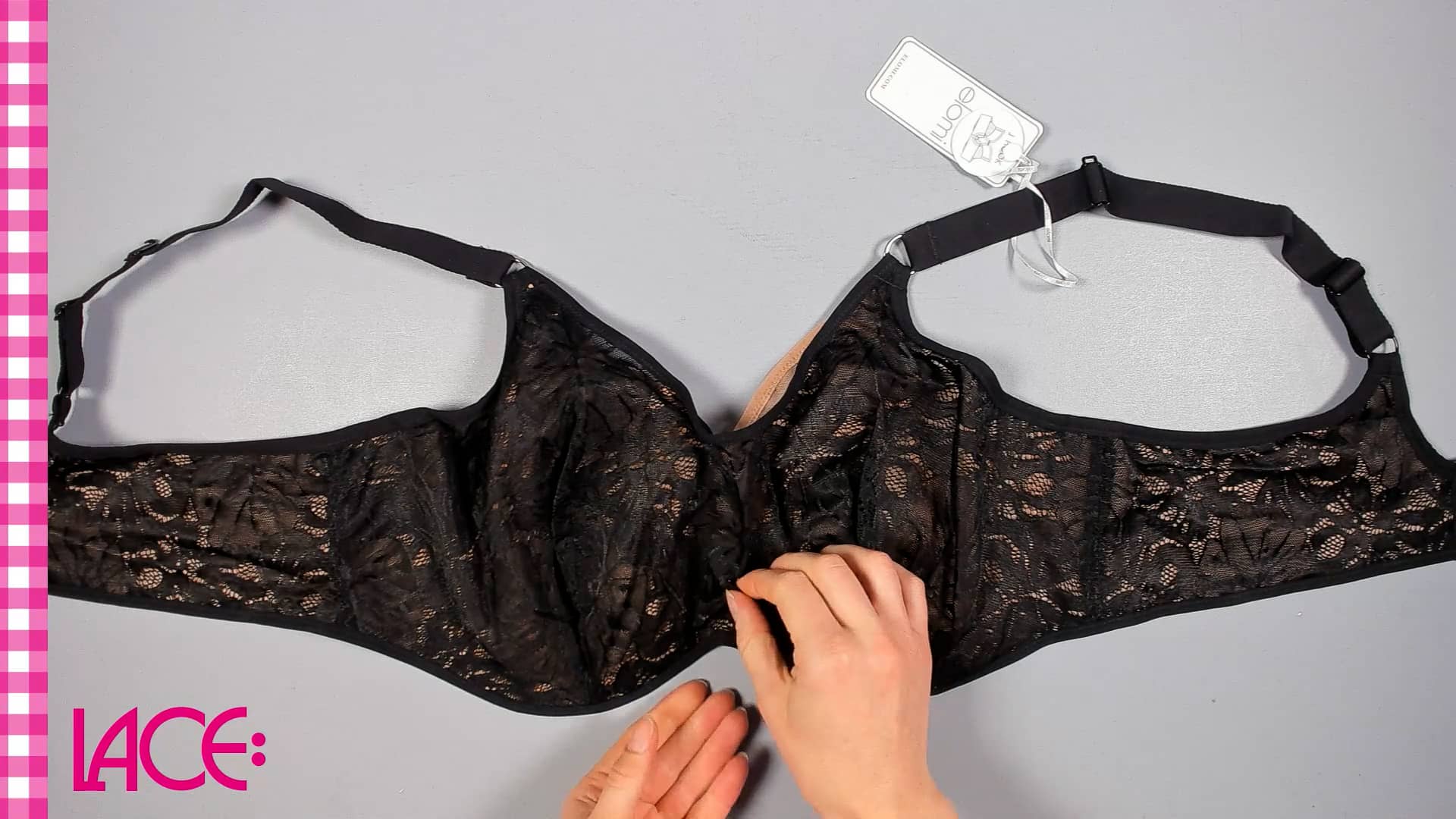 Elomi - Lingerie - BH - 30052 - 90G - Black - Plus Size | Lace.de on Vimeo