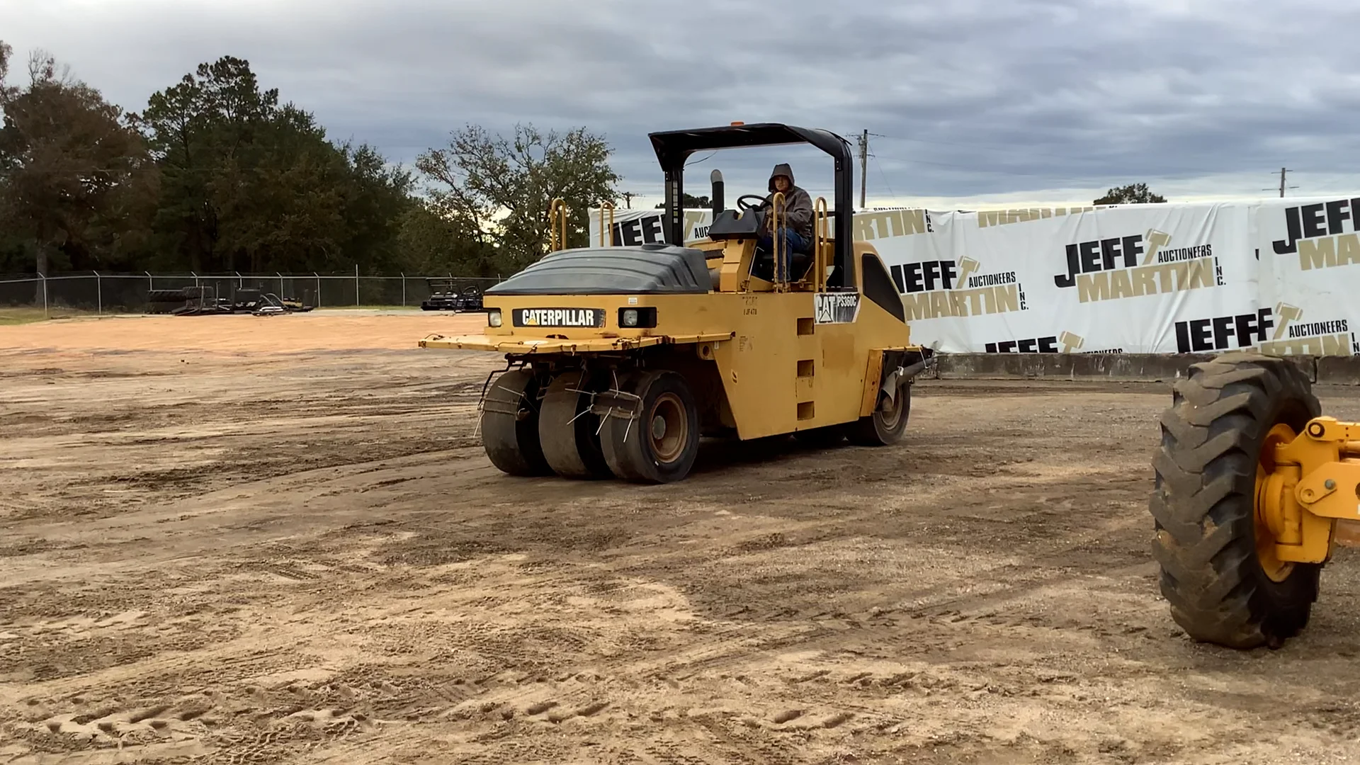 2009 CATERPILLAR PS360C SN CATPS360APJF00478 PNEUMATIC ROLLER on Vimeo