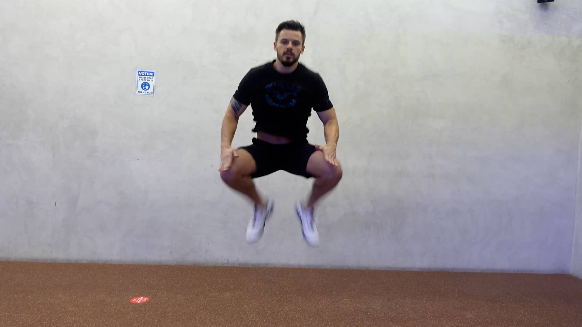 KNEE TUCK JUMP SQUAT NICO on Vimeo
