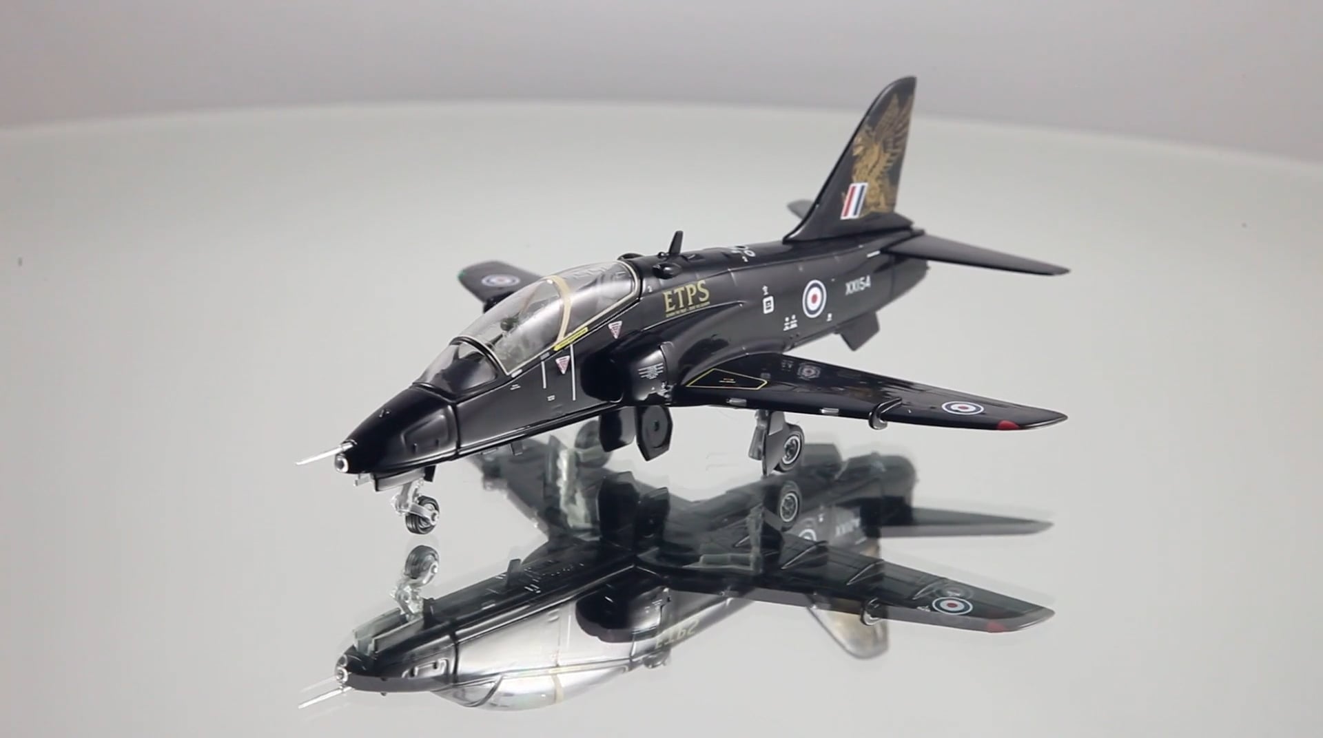 AA36016 Hawk T.Mk 1, ETPS, XX154 on Vimeo