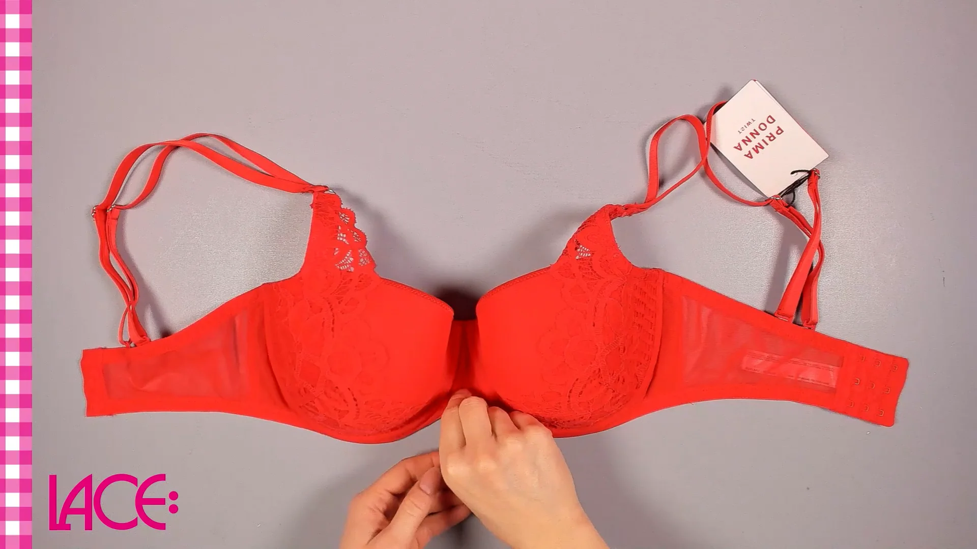 PrimaDonna Twist - Lingerie - BH - 0241882 - 75E - Red | Lace.de on Vimeo