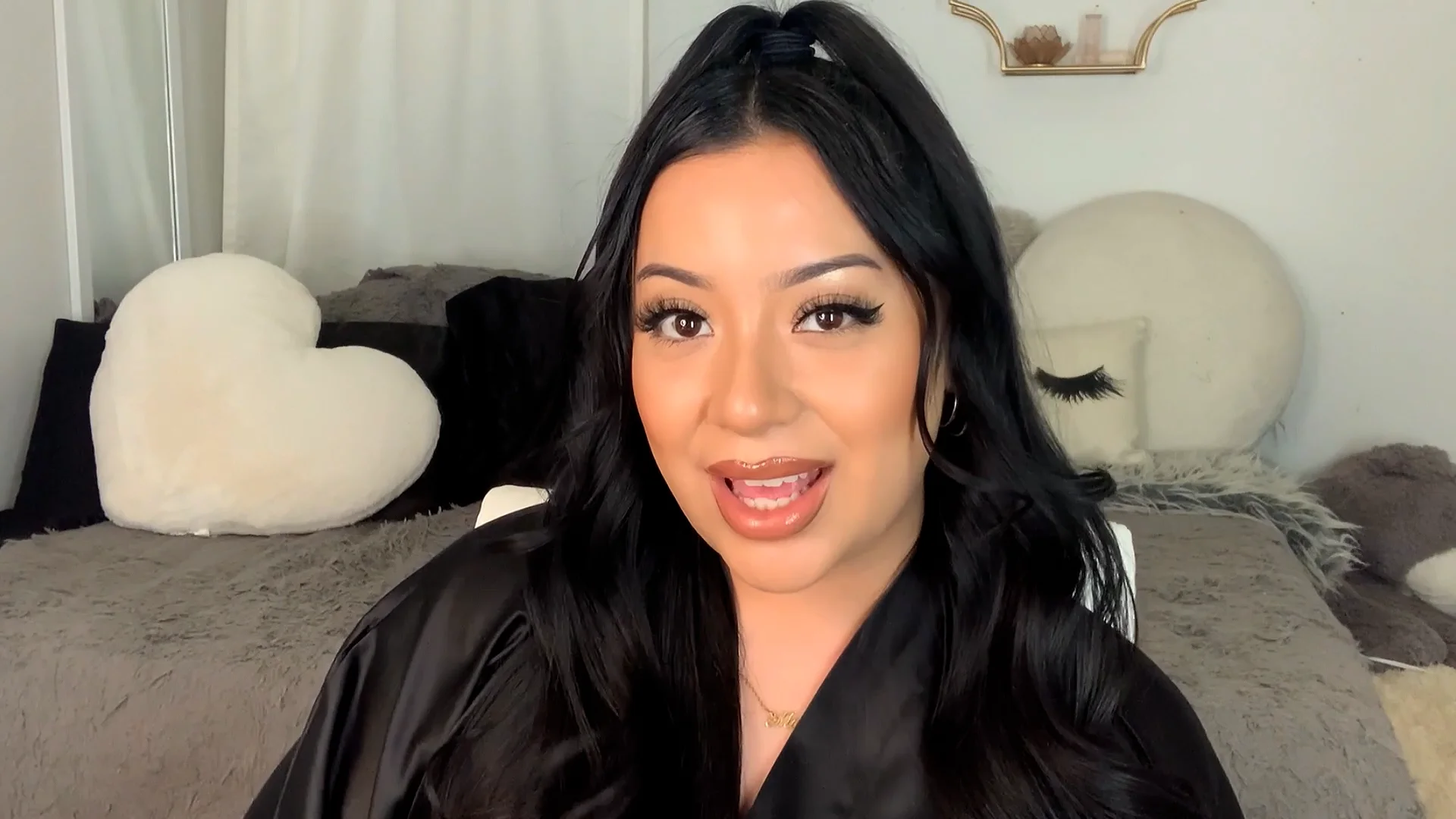 How to Use Nueboo Boob Tape with Rebecca.aan on Vimeo