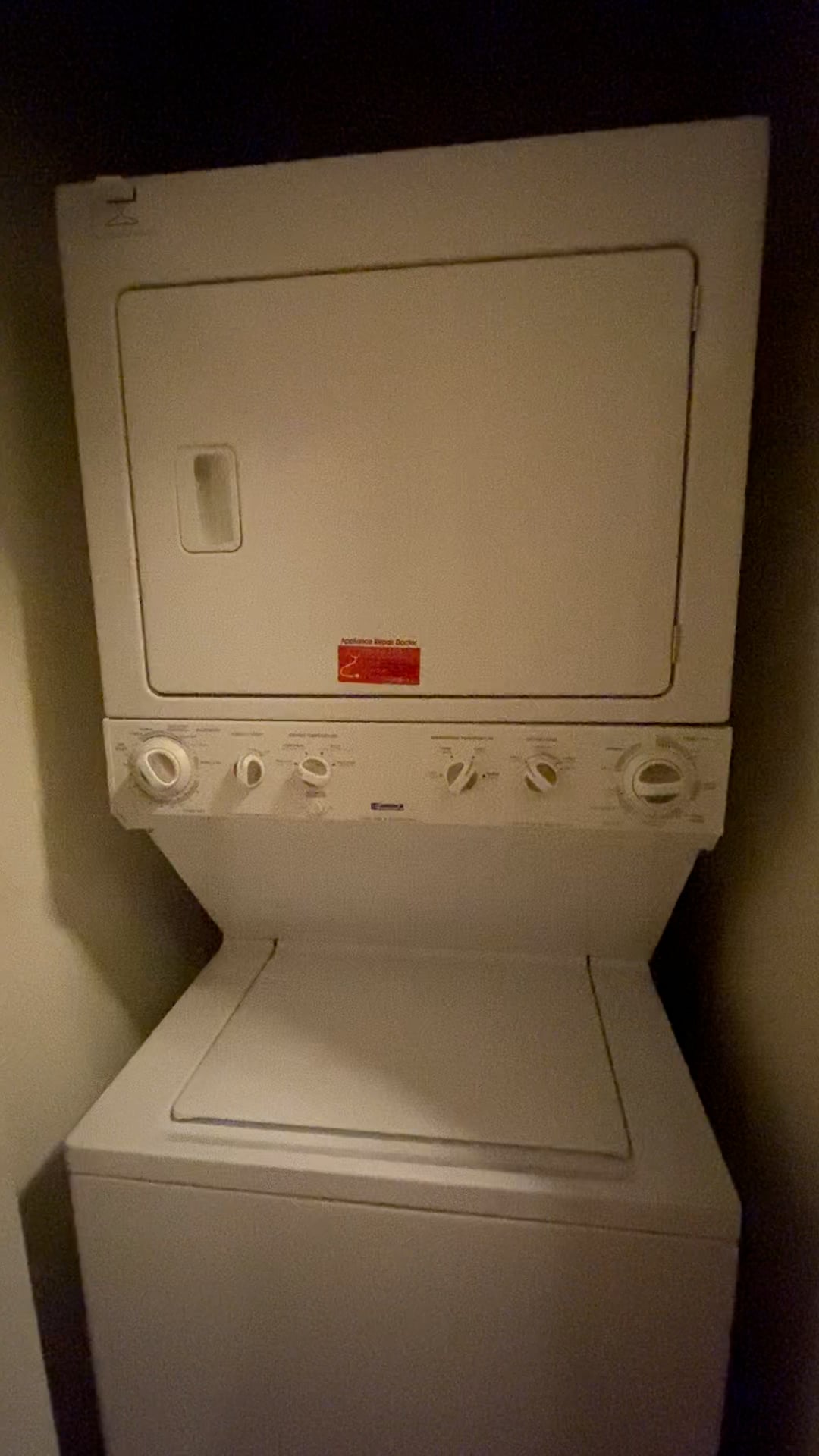 Dryer thumping sound 11.7 on Vimeo