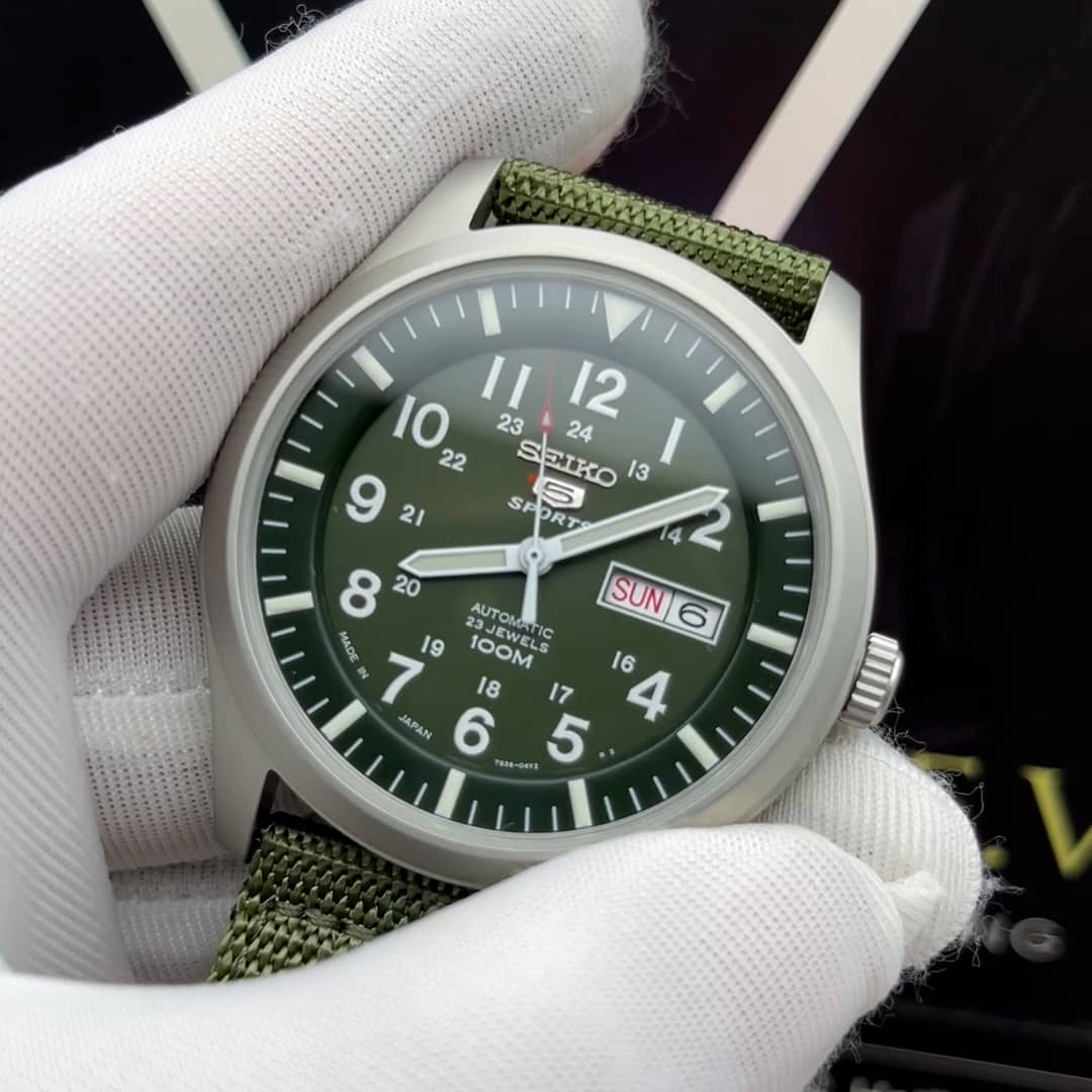 Seiko SNZG09J1 on Vimeo