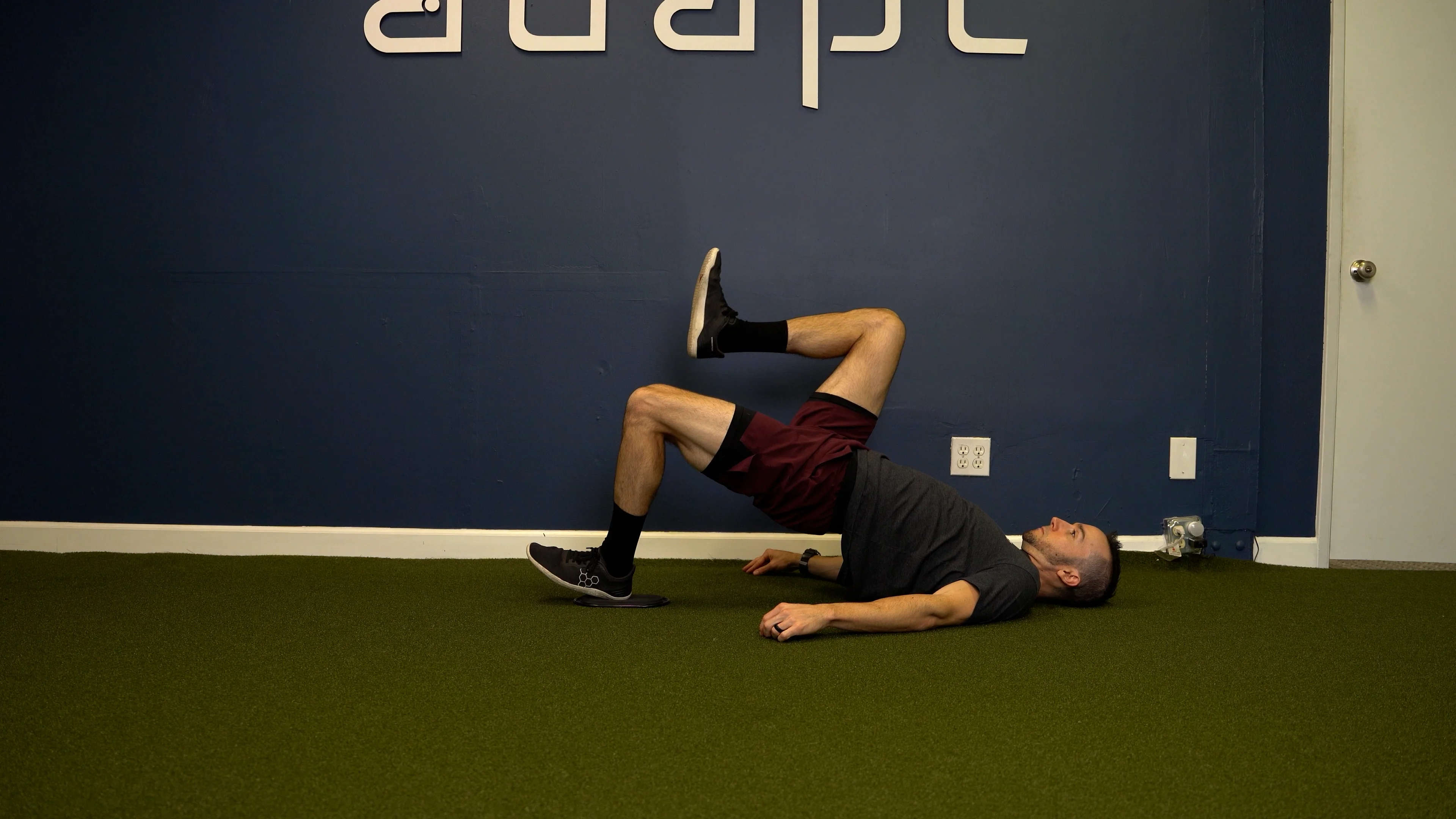 Single Leg Eccentric Slider (Demo) on Vimeo