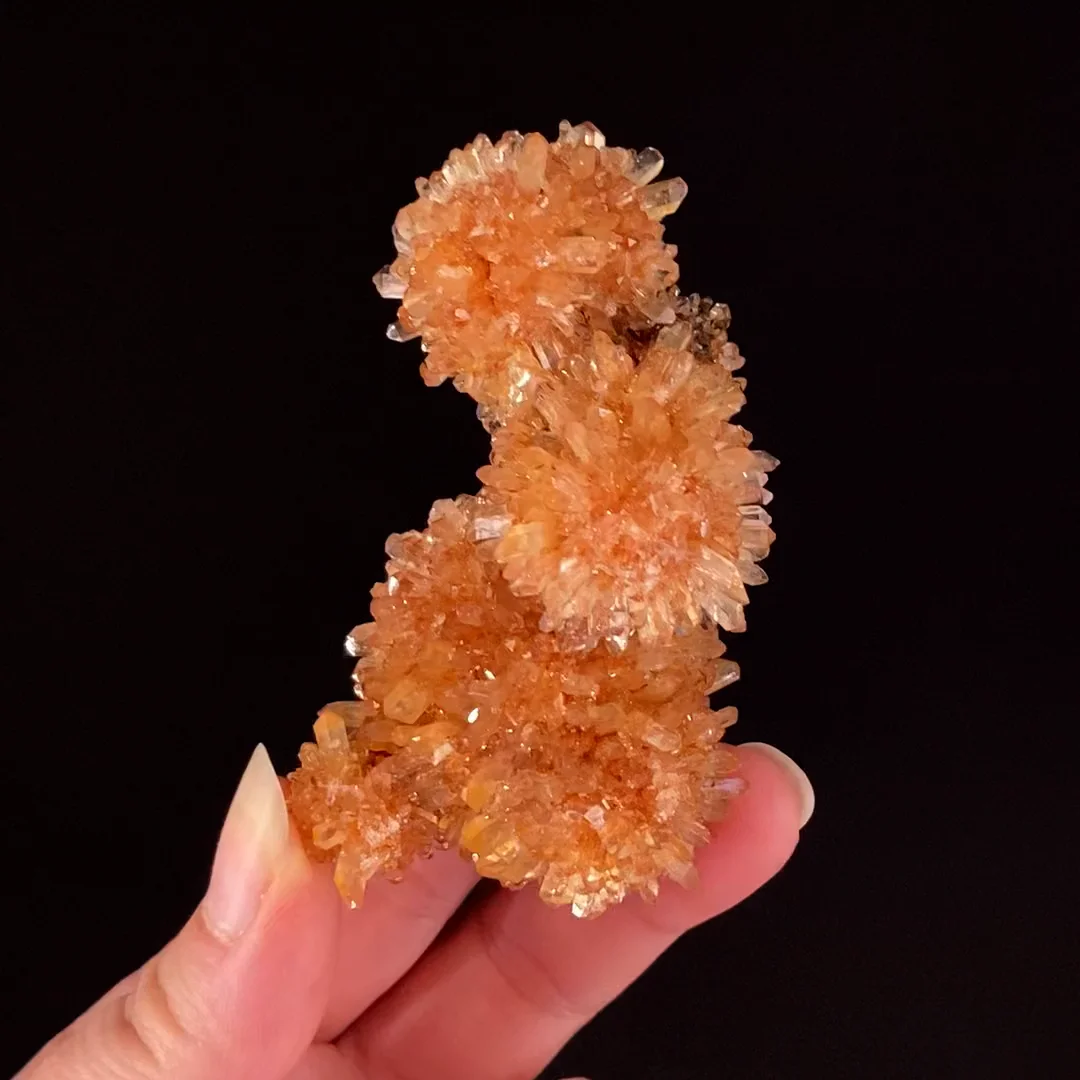 Creedite (beautiful color - ''floater'' specimen) on Vimeo