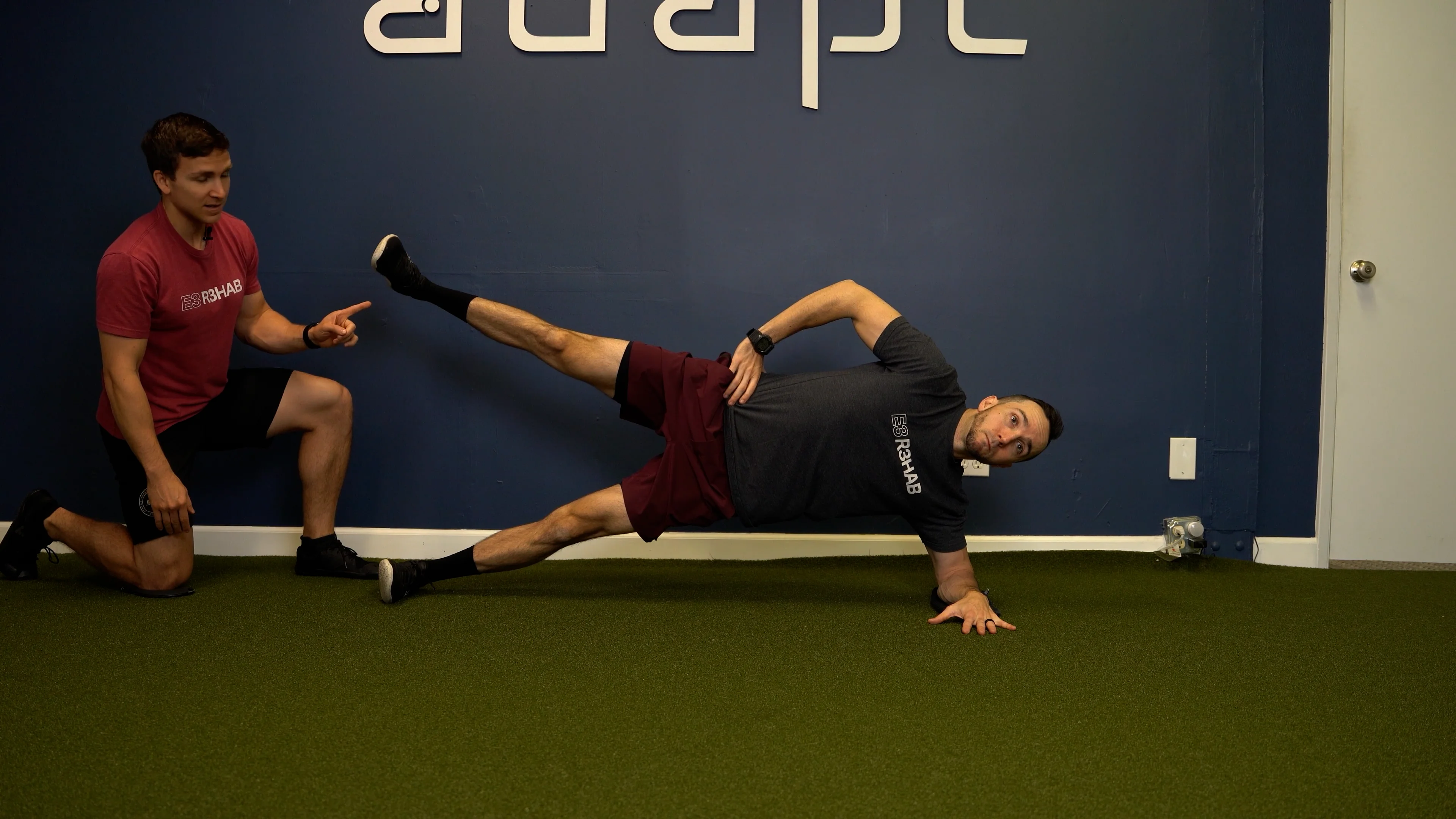 Side Plank Hip Abduction (Tutorial)