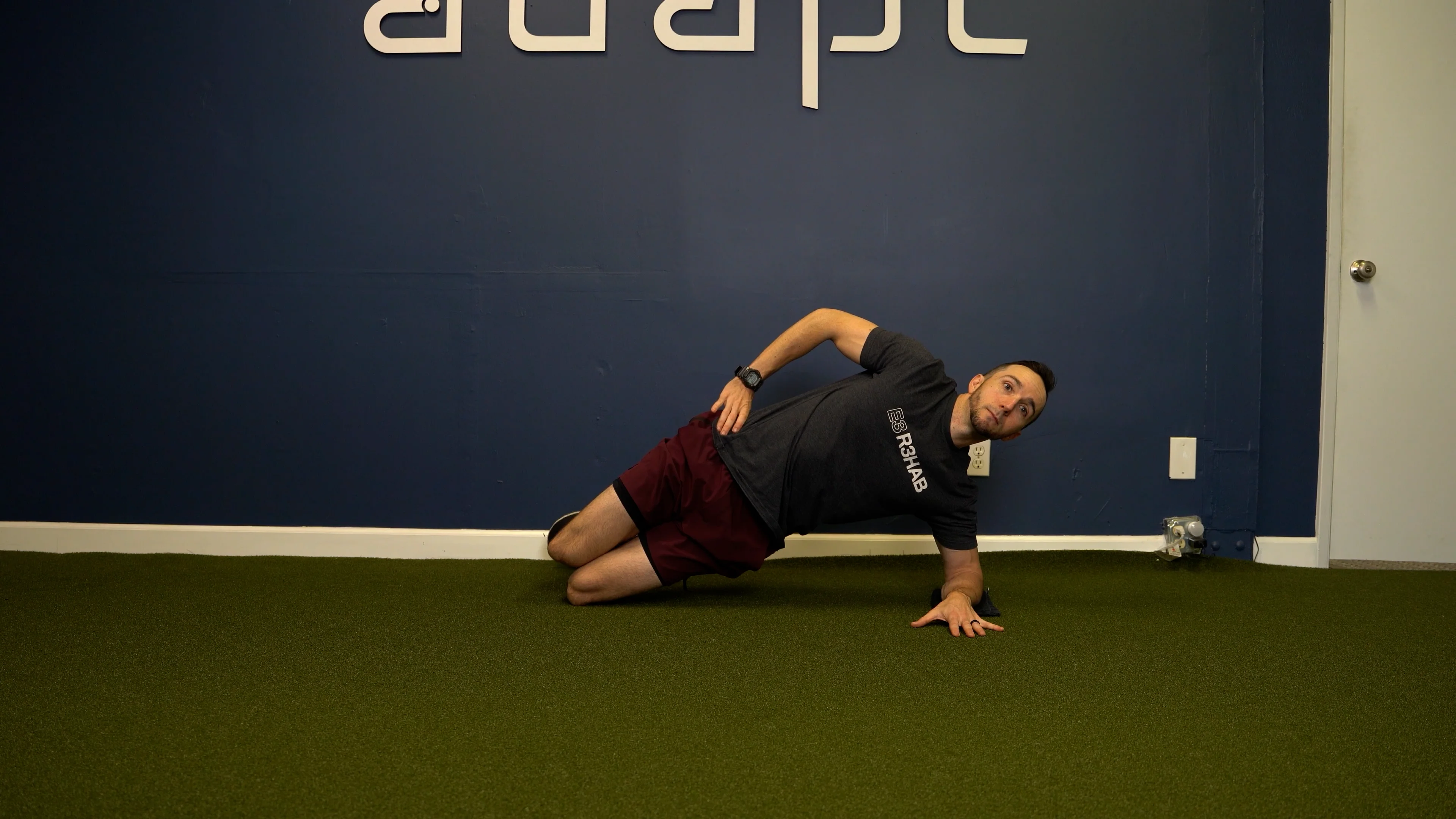 Short Side Plank (Demo)