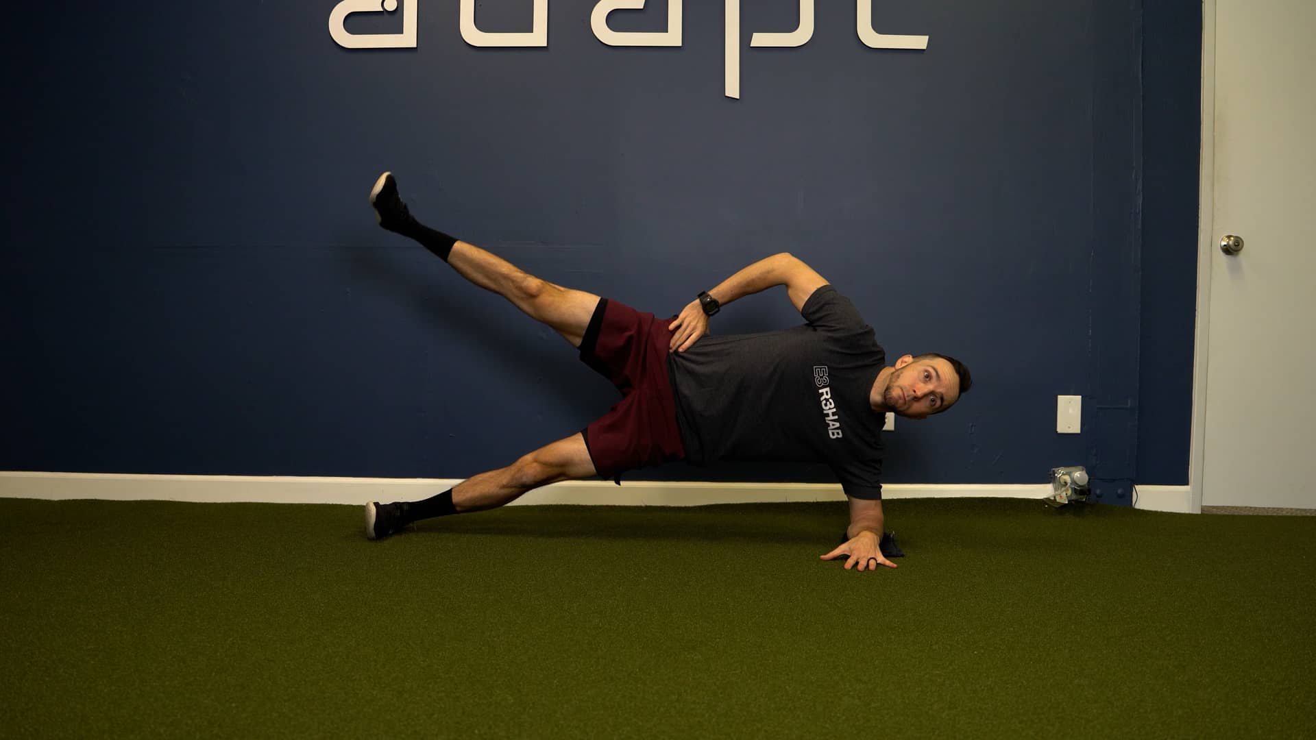 Side Plank Hip Abduction (Demo) on Vimeo