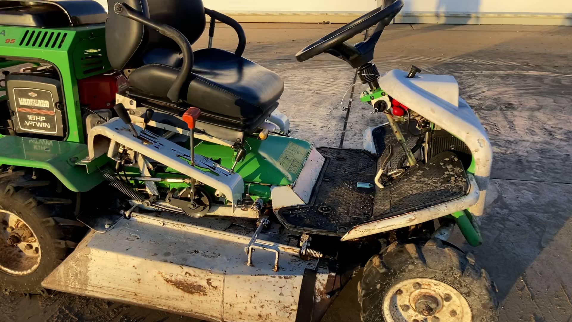 Etesia ATTILA 95 - Leeds December 21 on Vimeo