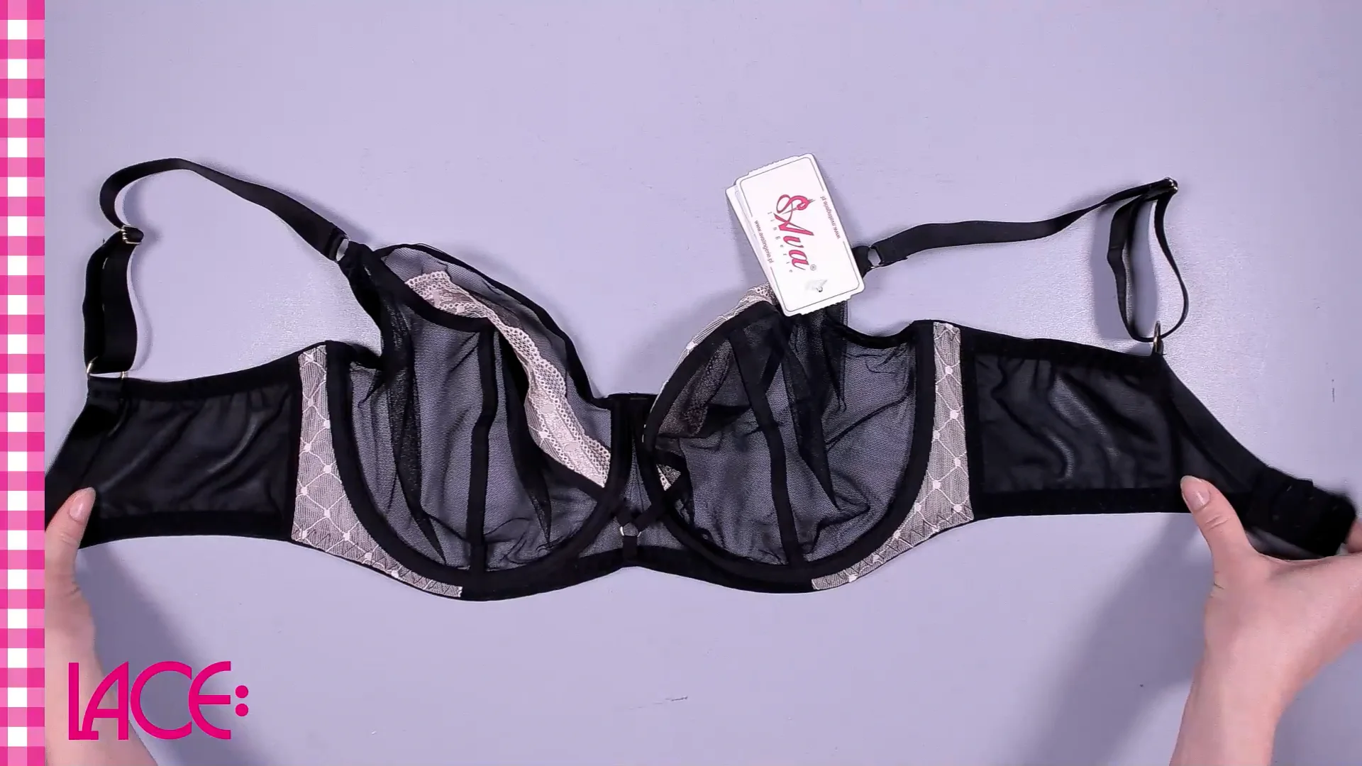 Ava - Lingerie - BH - 1969 - 85G - Black | Lace.de on Vimeo
