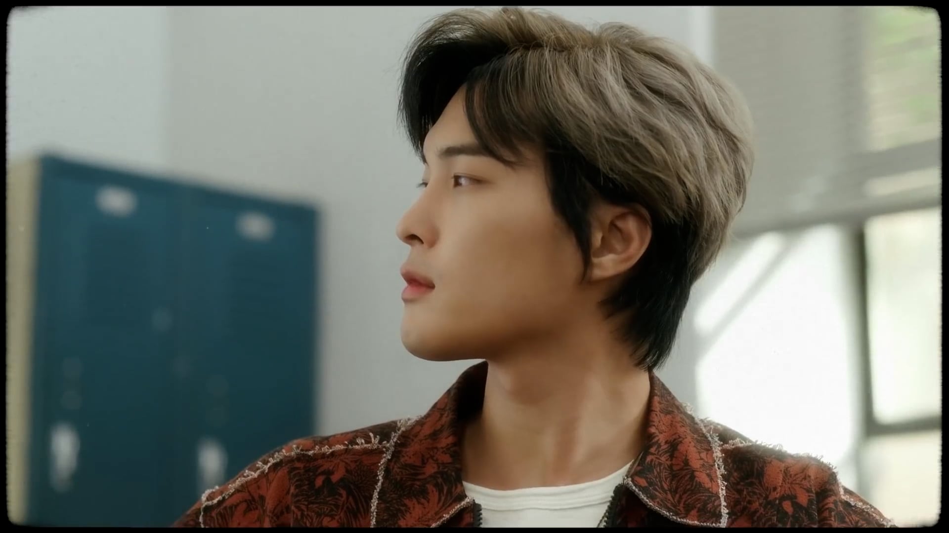 NIve (니브) - 어떻게아직도이렇게 (how do i) Official Music Video.mp4 on Vimeo