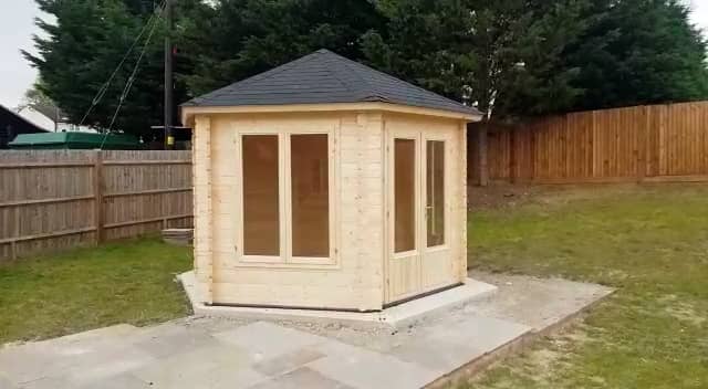 Nora Hexagonal Log Cabin on Vimeo