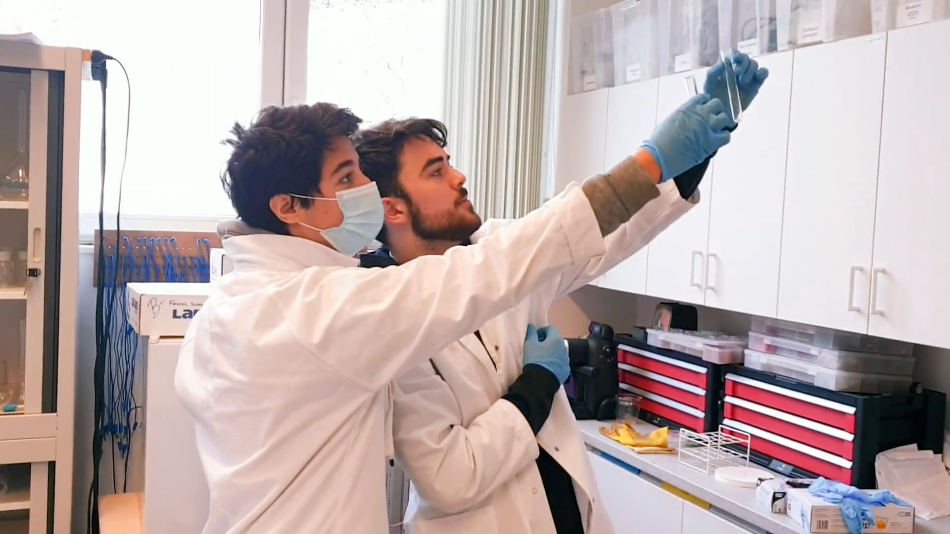 Y12 in science lab on Vimeo