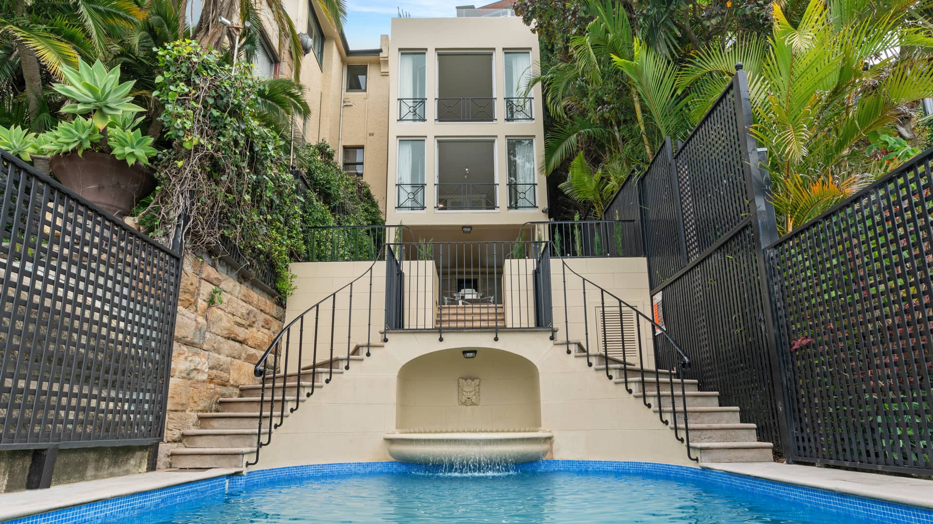 Ray White Eastern Beaches - 3A Carthona Avenue, Darling Point on Vimeo