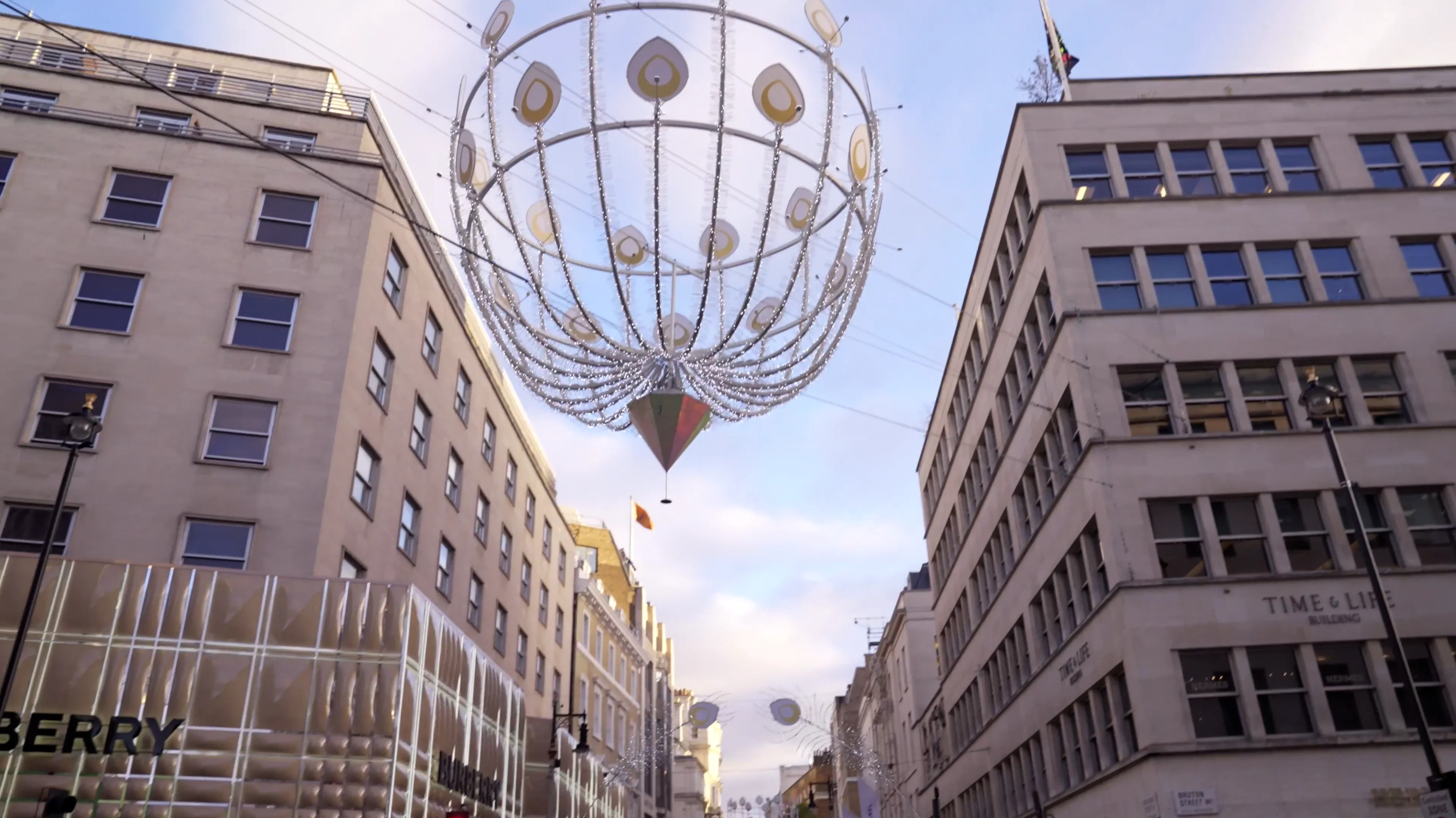 Octink Hoarding & Signage For Burberry