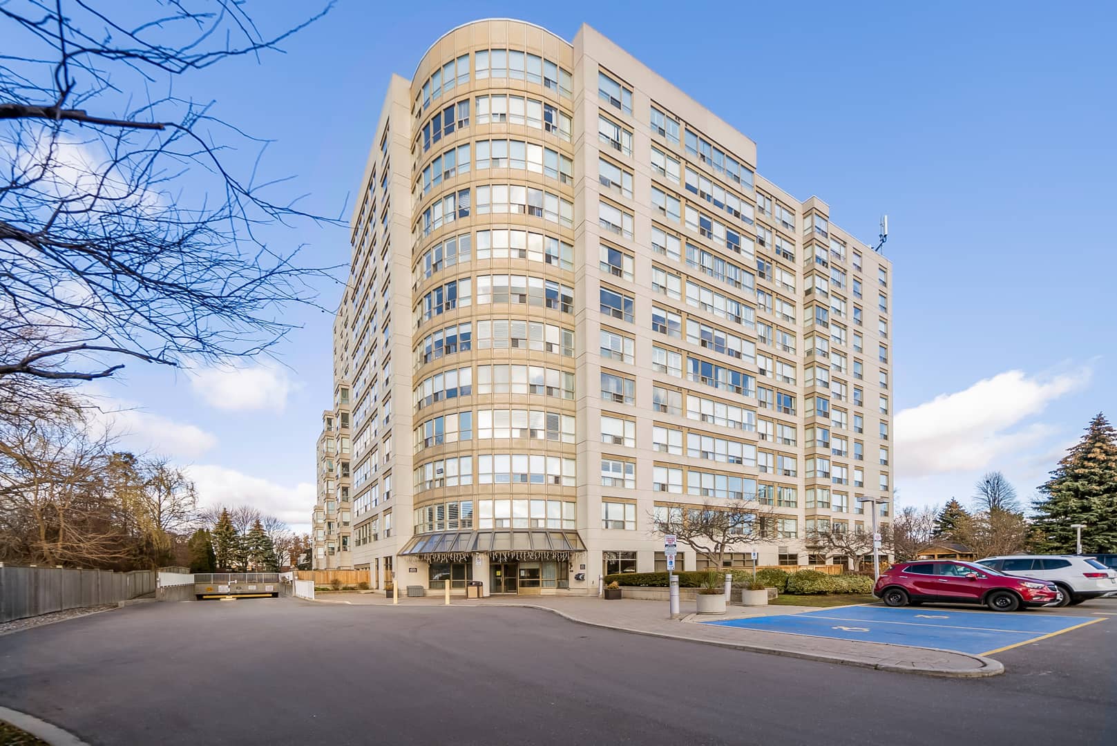 Unit 605-712 Rossland Rd E, Whitby MLS on Vimeo